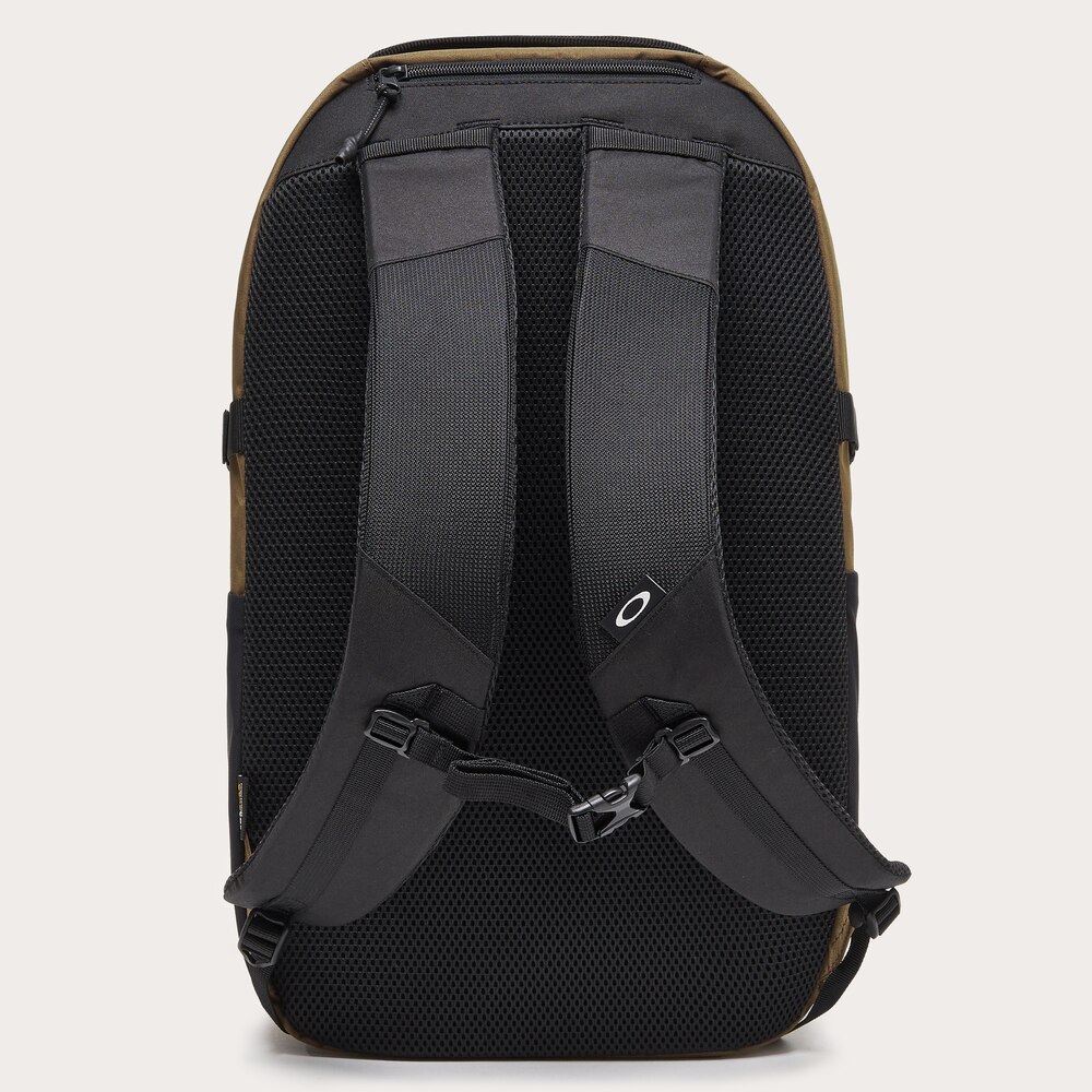 Oakley Essential Backpack M 7.0 Fw - Cinnamon | Oakley® 日本