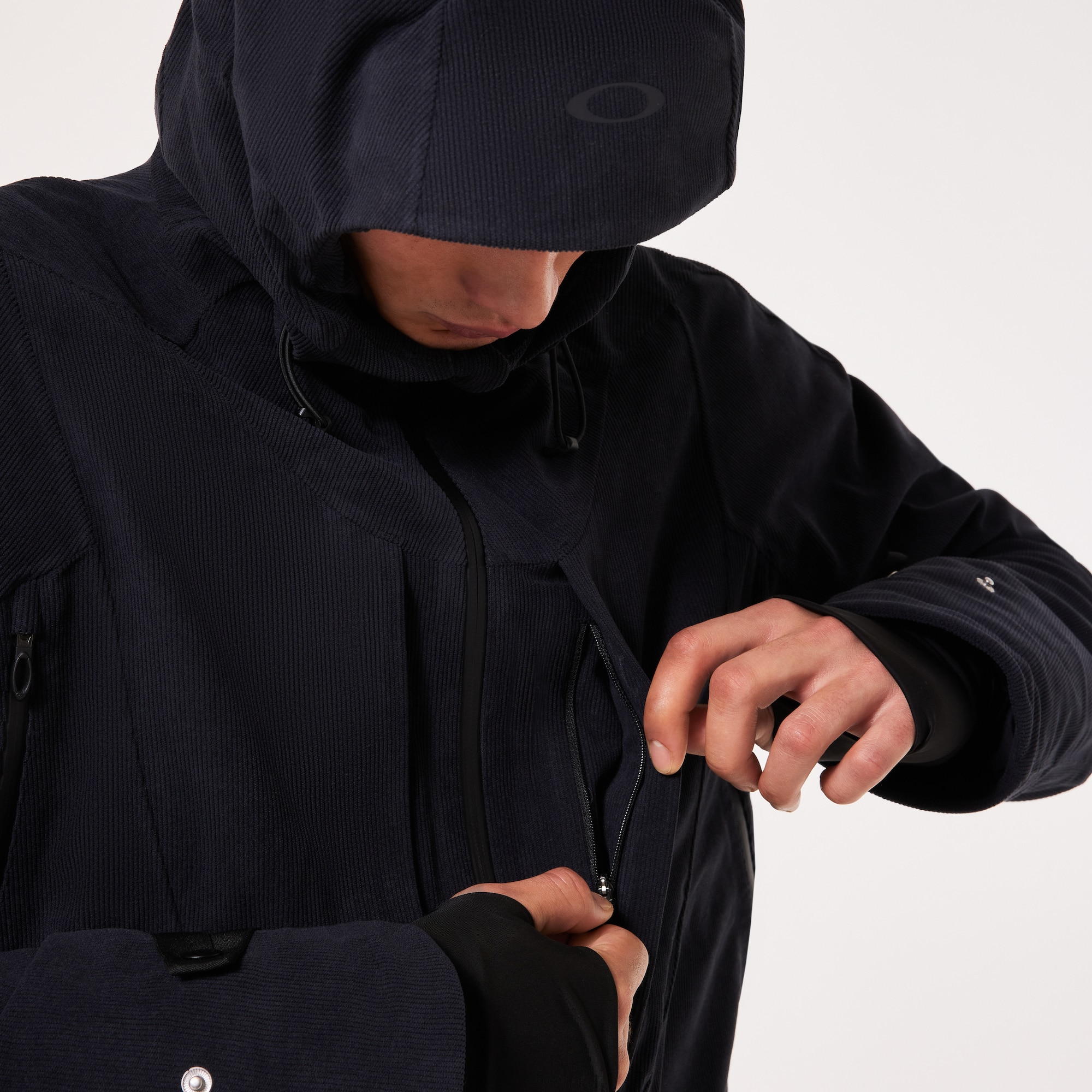 Oakley Latitude Flex Tech Jacket - Blackout | Oakley® US