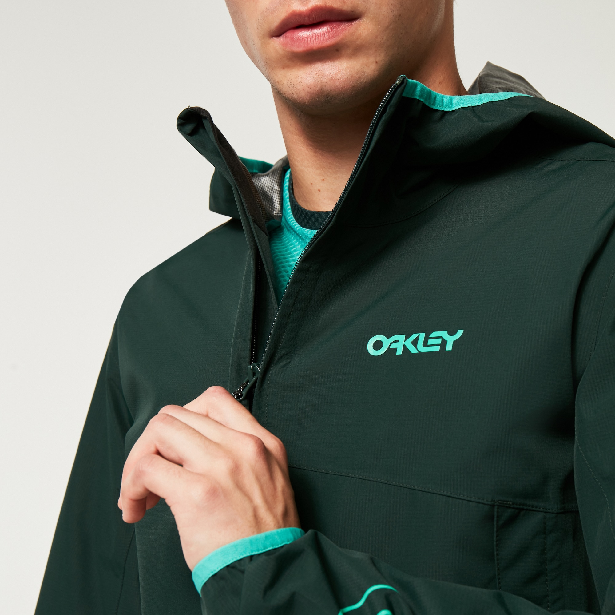 Oakley Elements Shell Jacket - Hunter Green | Oakley® US