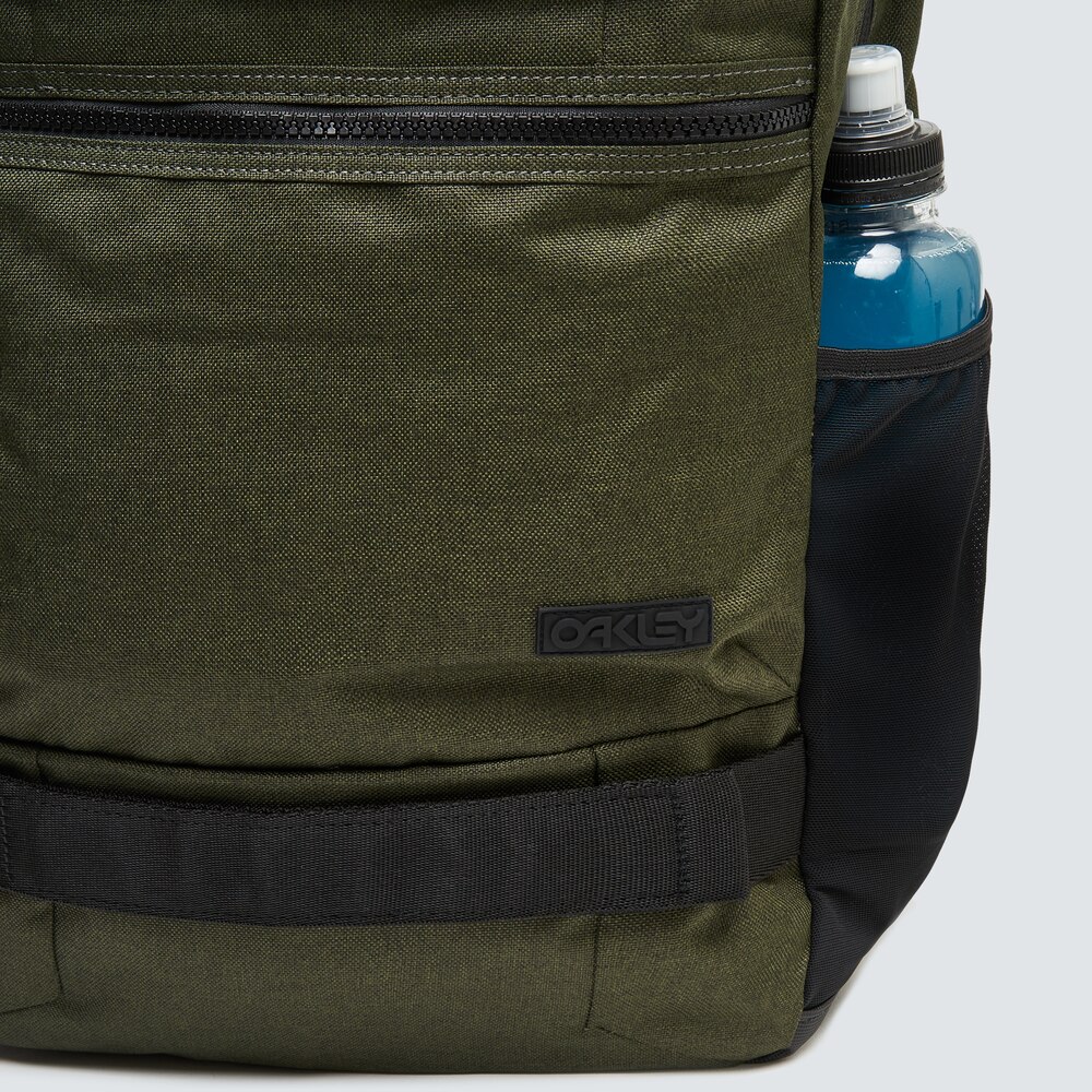 Oakley Transit Sport Backpack in New Dark Brush | Oakley® US