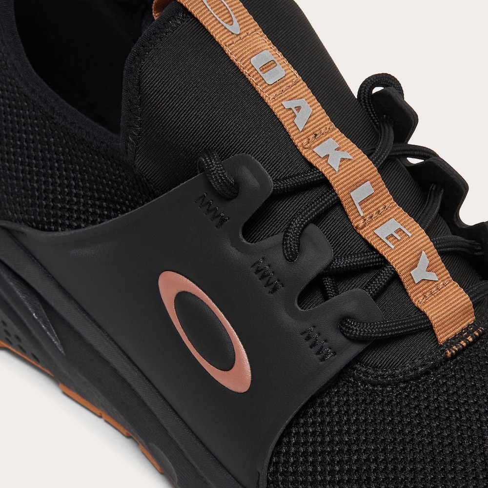 Oakley Dry OS in Blackout | Oakley® US