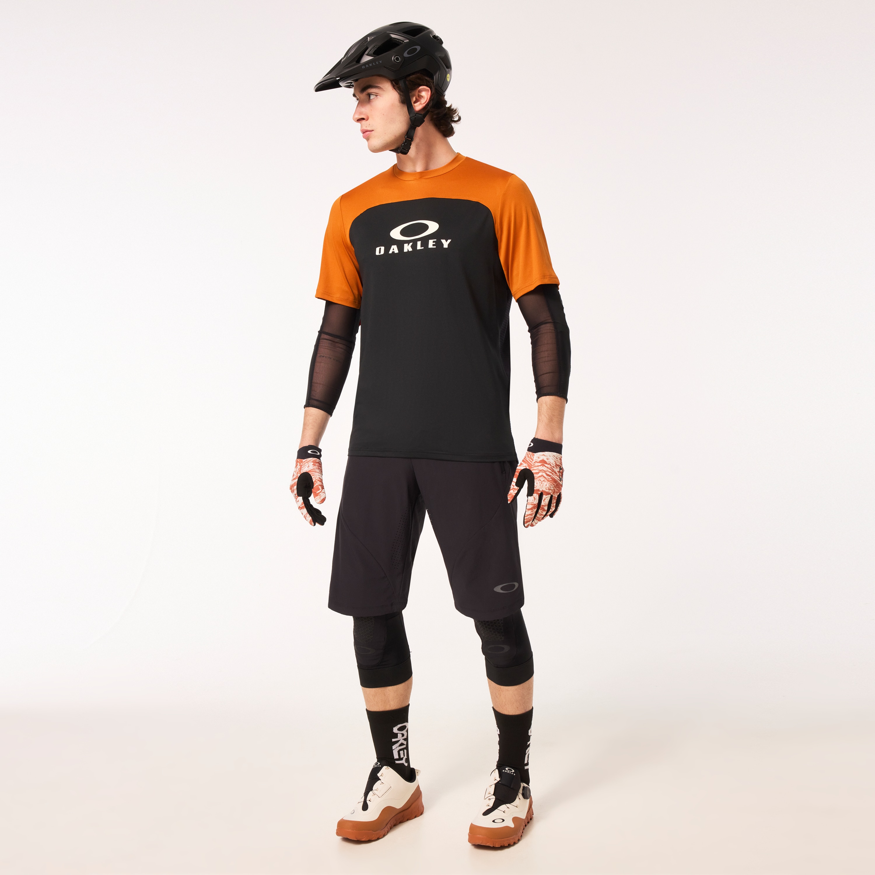 Oakley Seeker Airline Short - Blackout | Oakley® US