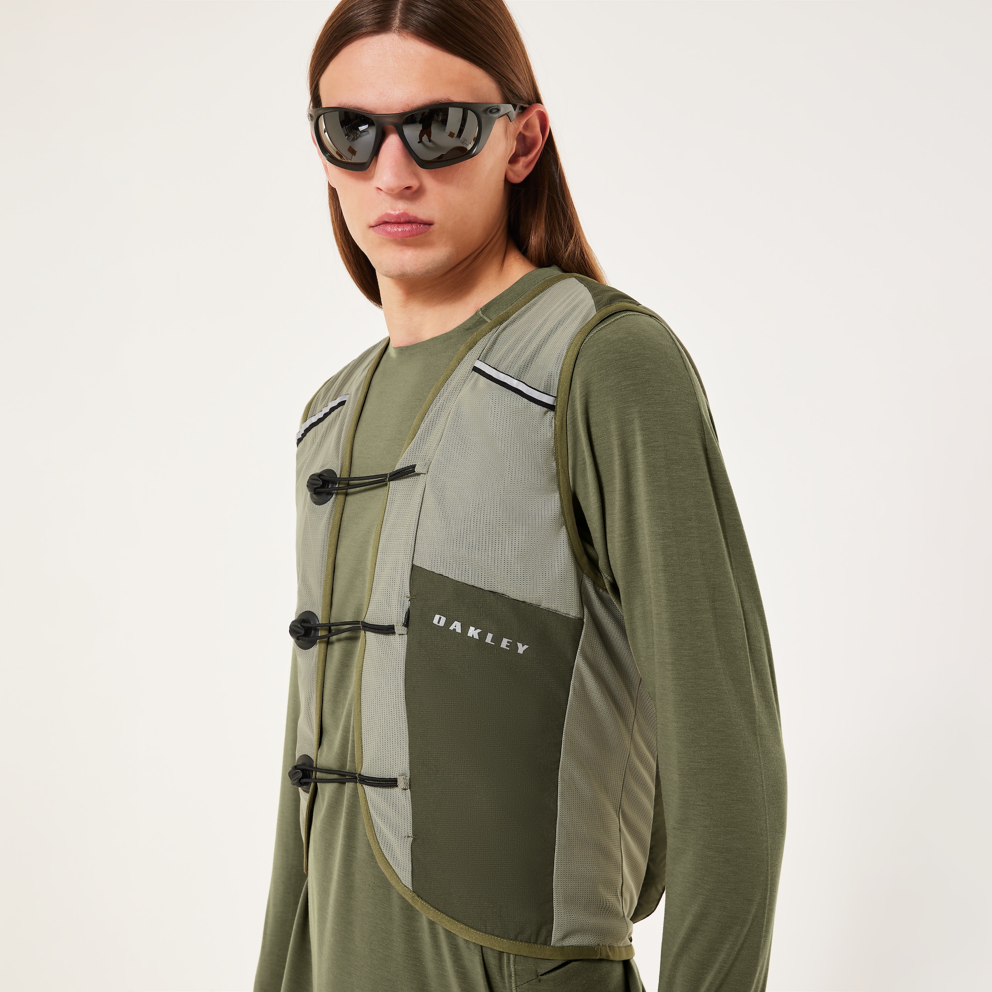 Oakley Latitude Flight Vest Poncho in Army Green | Oakley® US