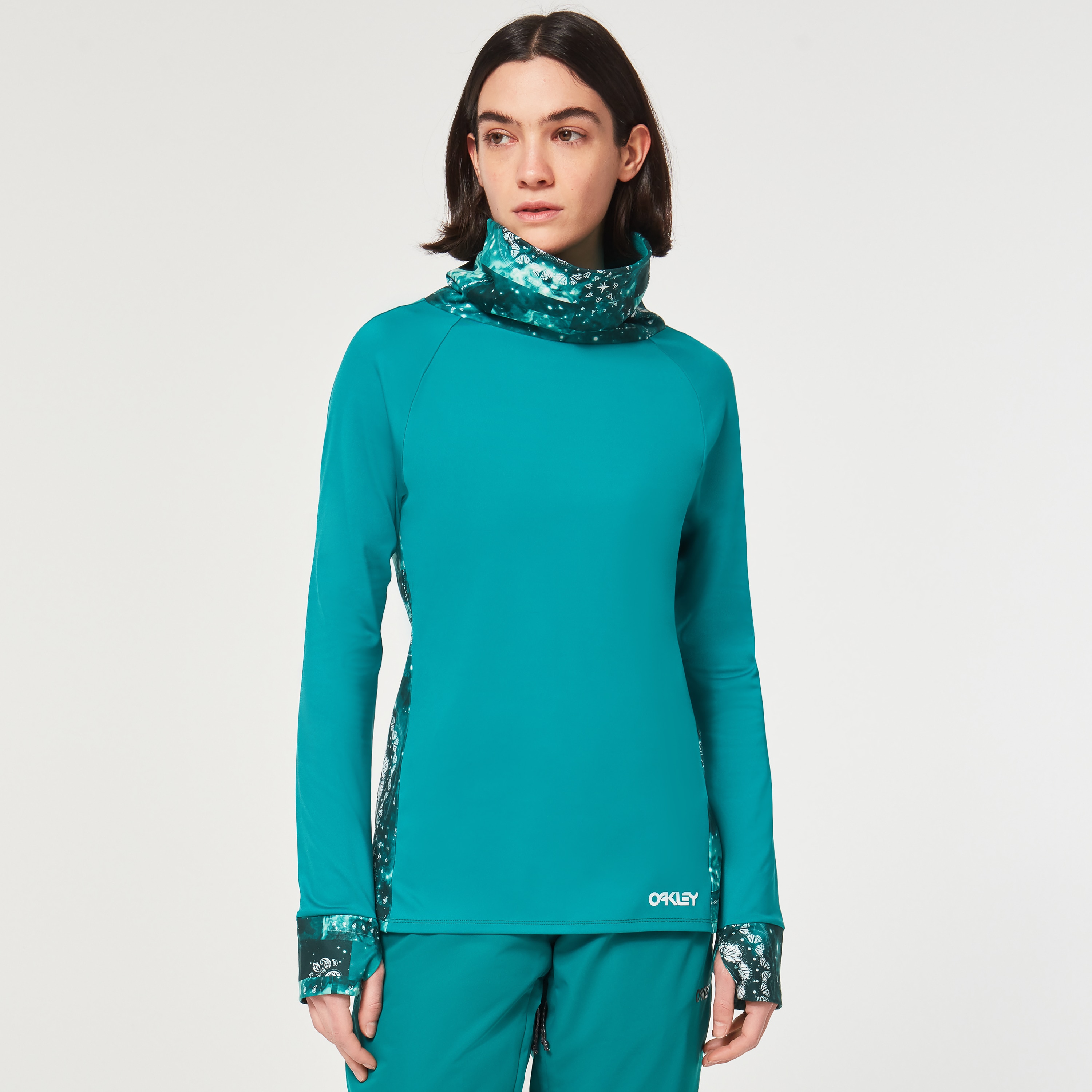 Oakley Tc Aurora Midlayer - Green Lake Bandana | Oakley® | Official ...