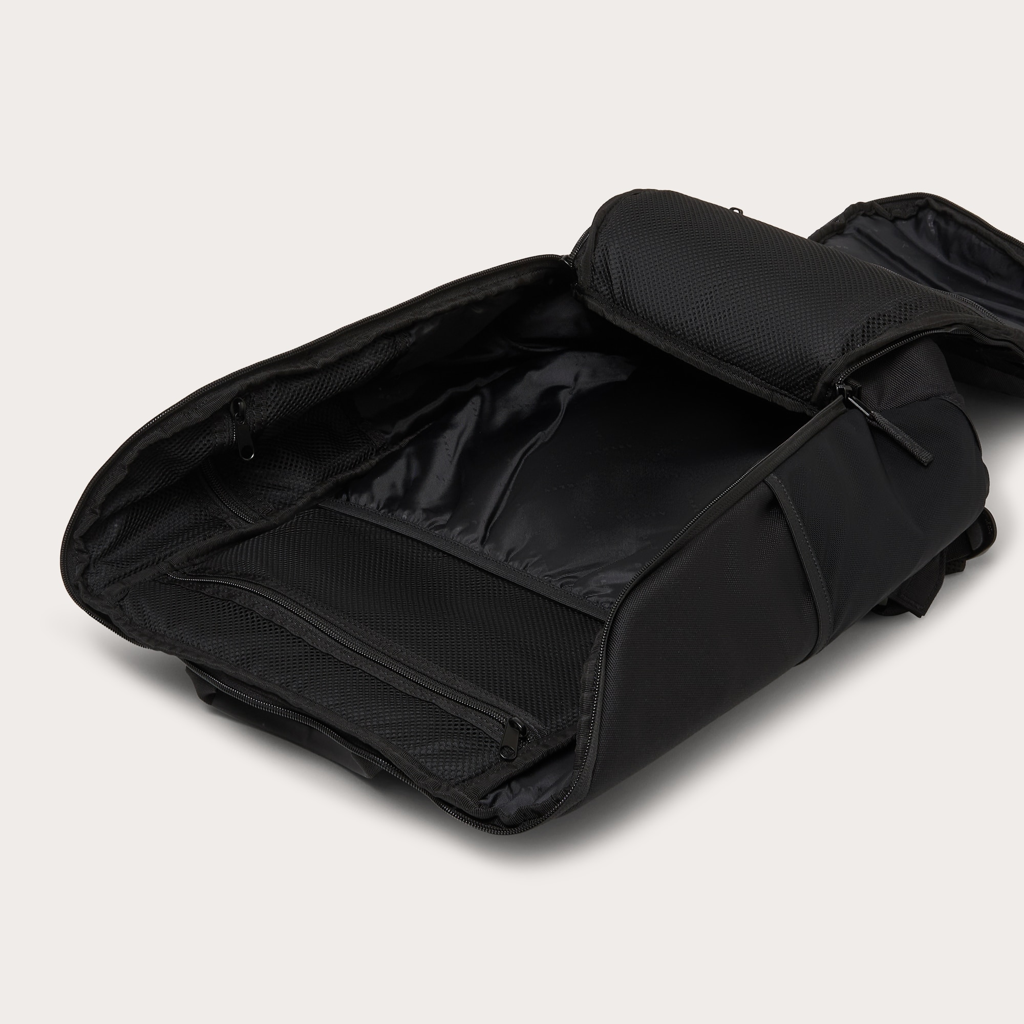 Oakley Urban Path Rc 25L Backpack - Blackout | Oakley® US