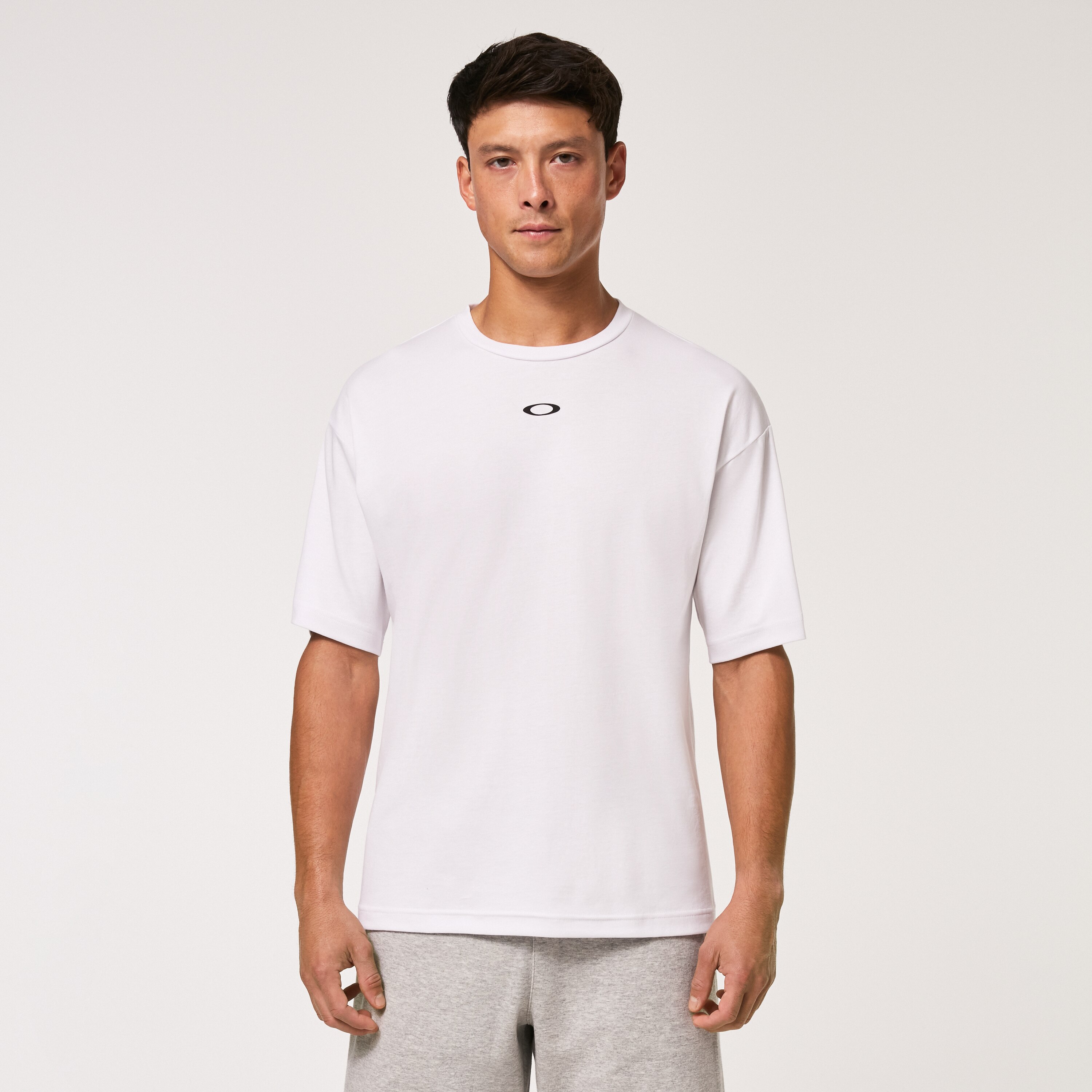 Oakley Enhance Tech Cold Qdc SS Tee Bp 1.0 - White | Oakley® 日本
