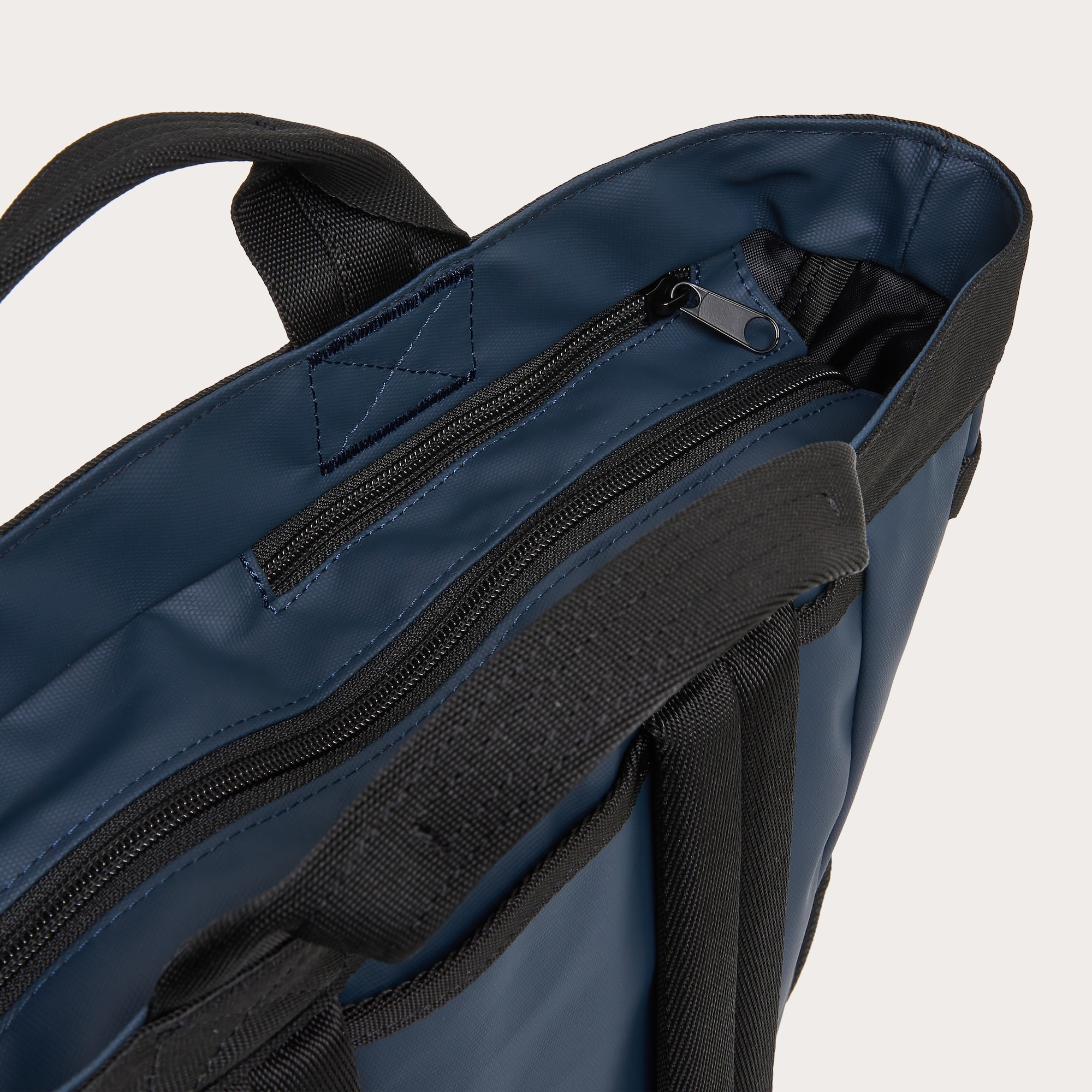 Oakley Endless Adventure Rc Tote Bag - Fathom - Oakley FR Store (French) | Oakley® FR