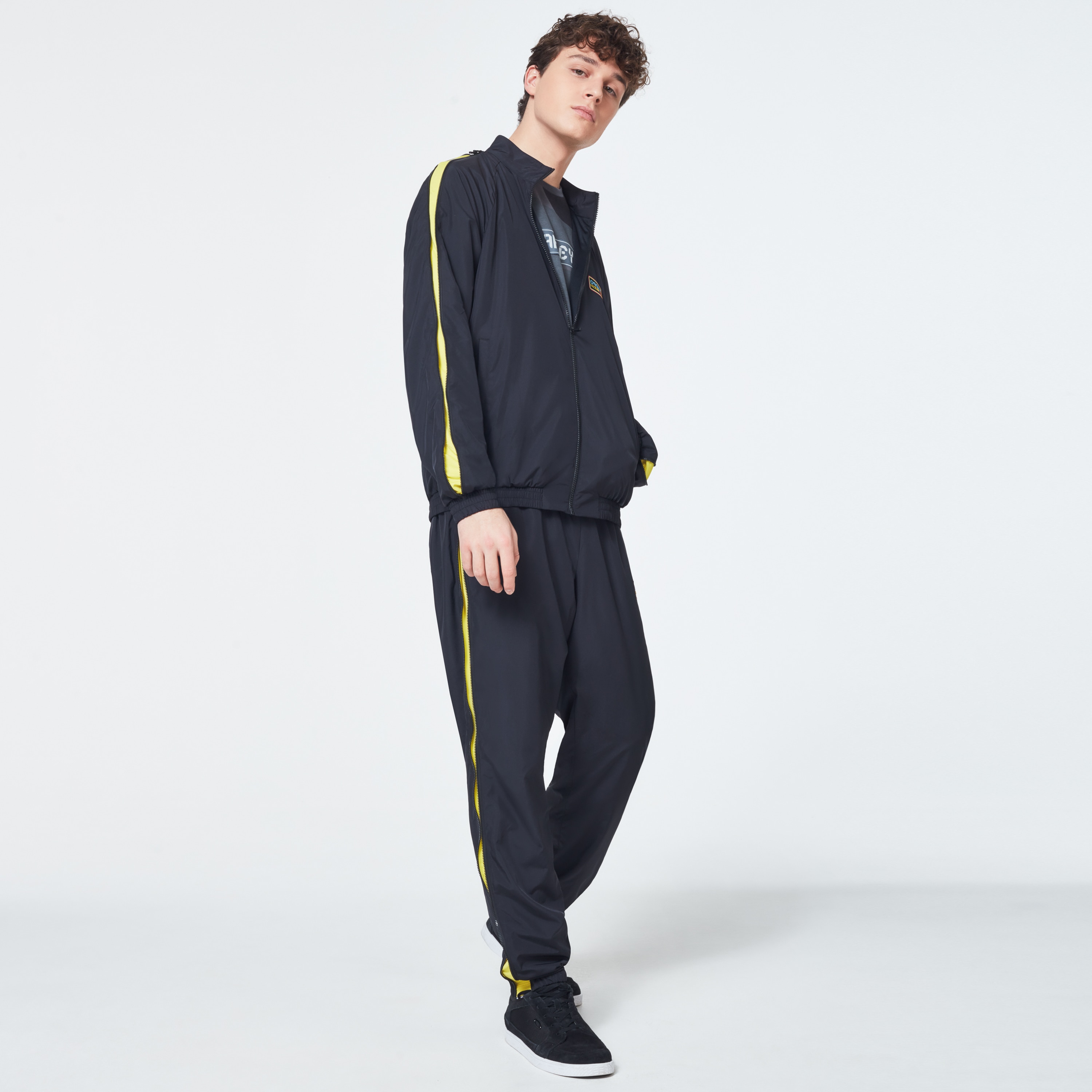 Oakley Ventilation Track Jacket - Blackout | Oakley® US