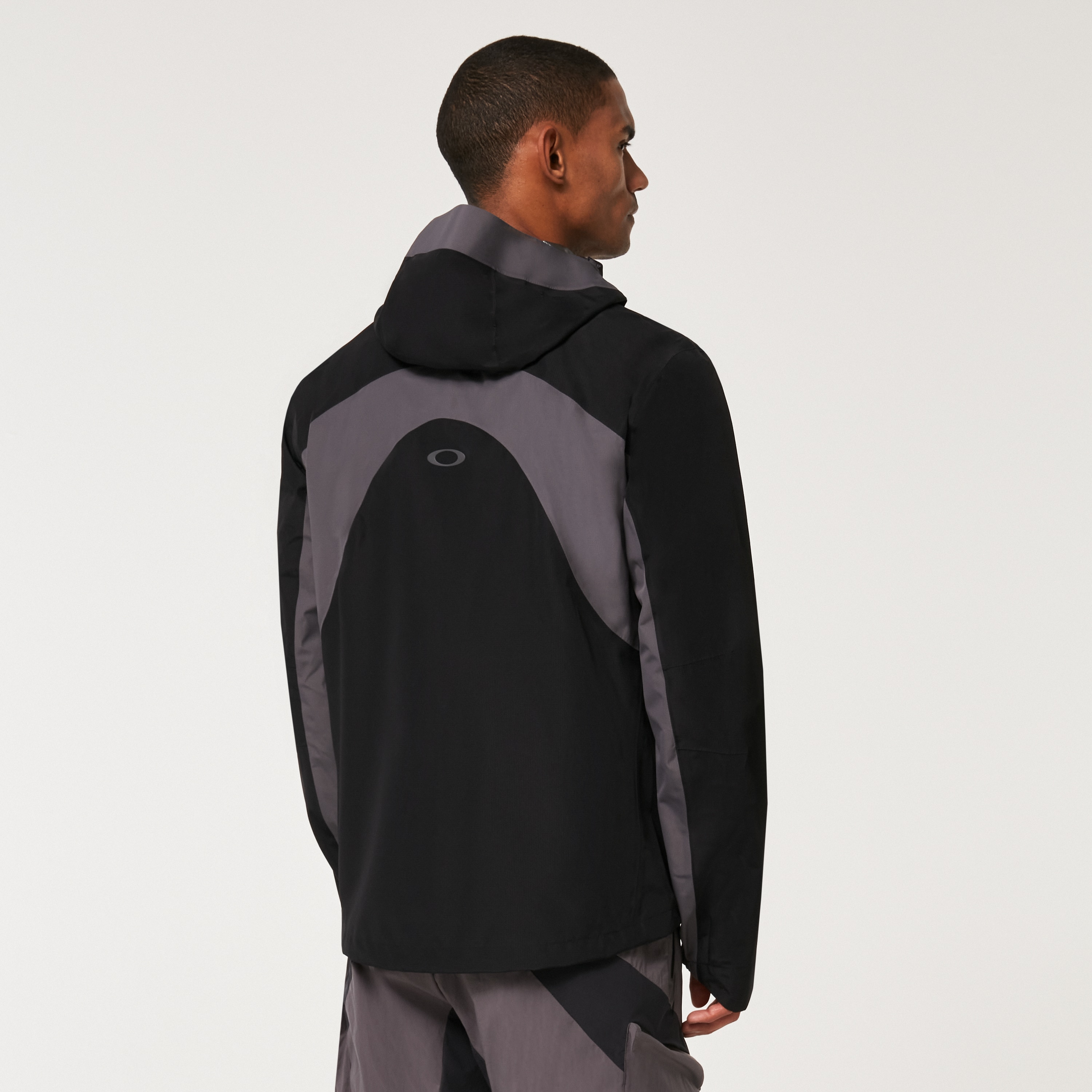Oakley Latitude Shell Jacket - Blackout | Oakley® US