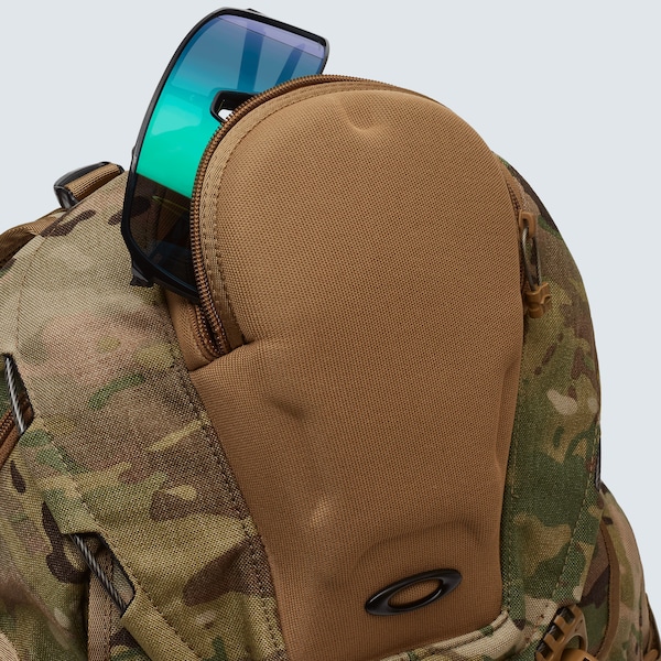 Standard Issue Military Backpacks & Bags | Official Oakley Standard ...