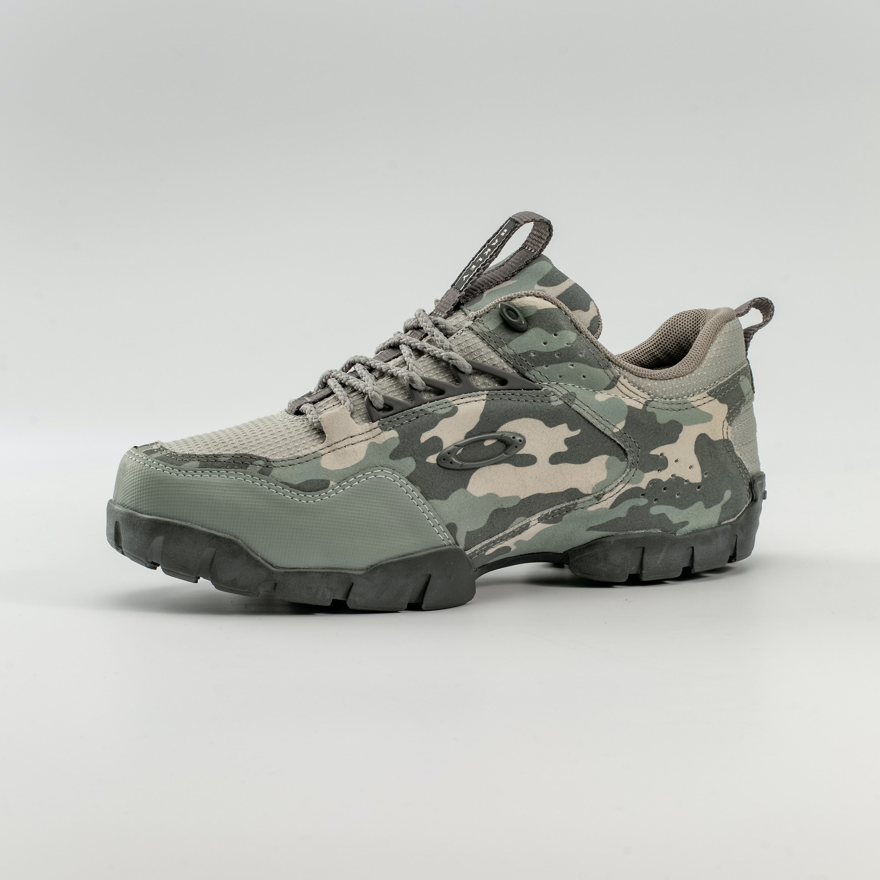 Oakley Modoc Low II Camo - Stone Gray - FOF100416-22Y | Oakley® BR