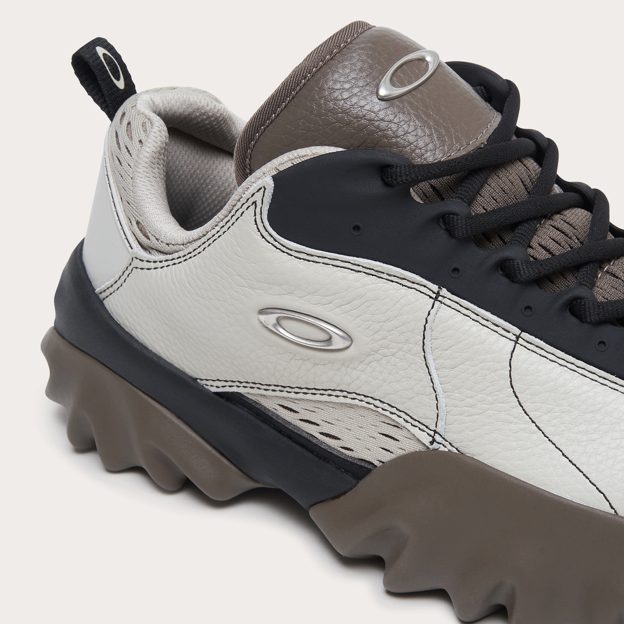 Oakley Factory team Chop Saw in Moonstruck/Putty | Oakley® US
