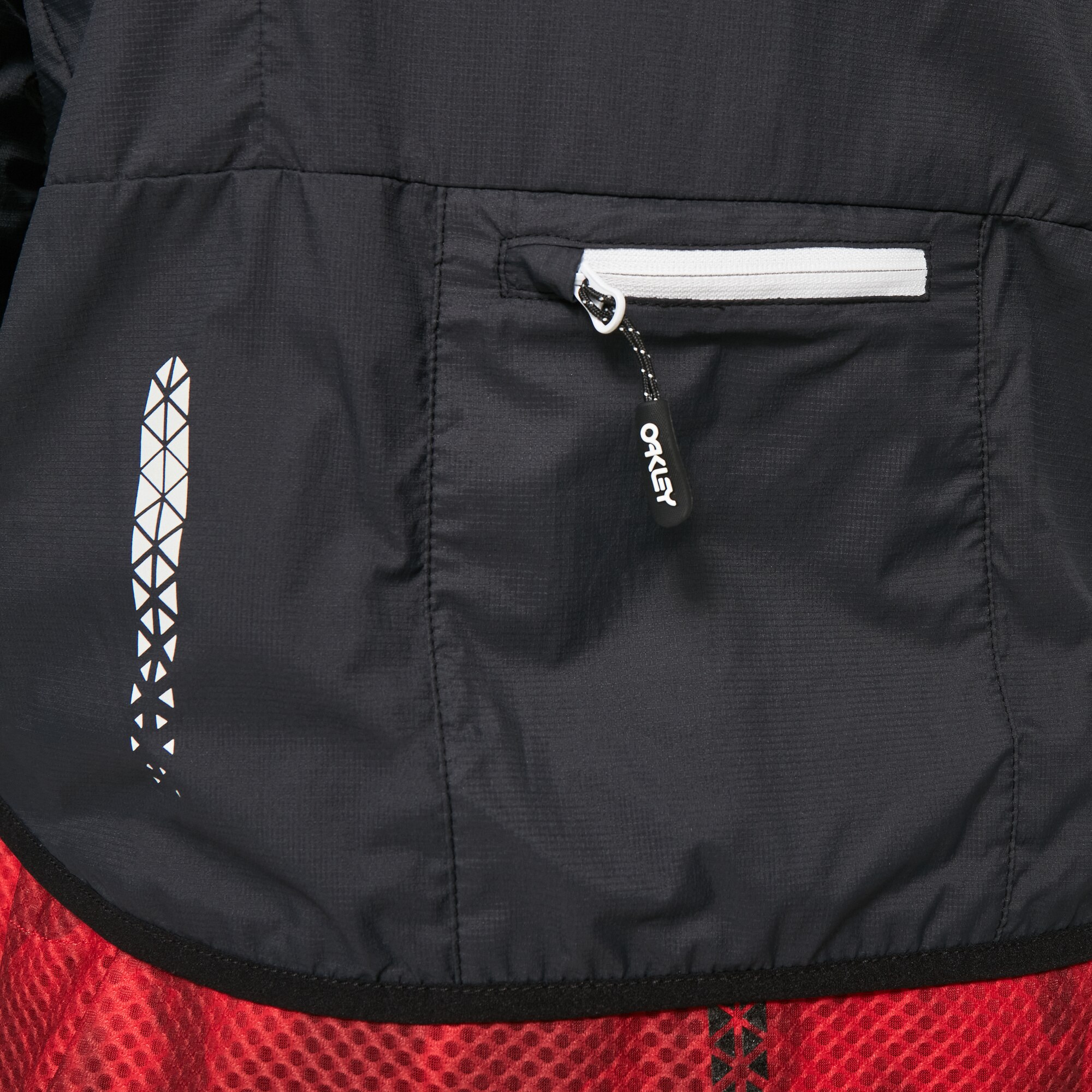Oakley Elements Packable Jacket in Blackout | Oakley® US