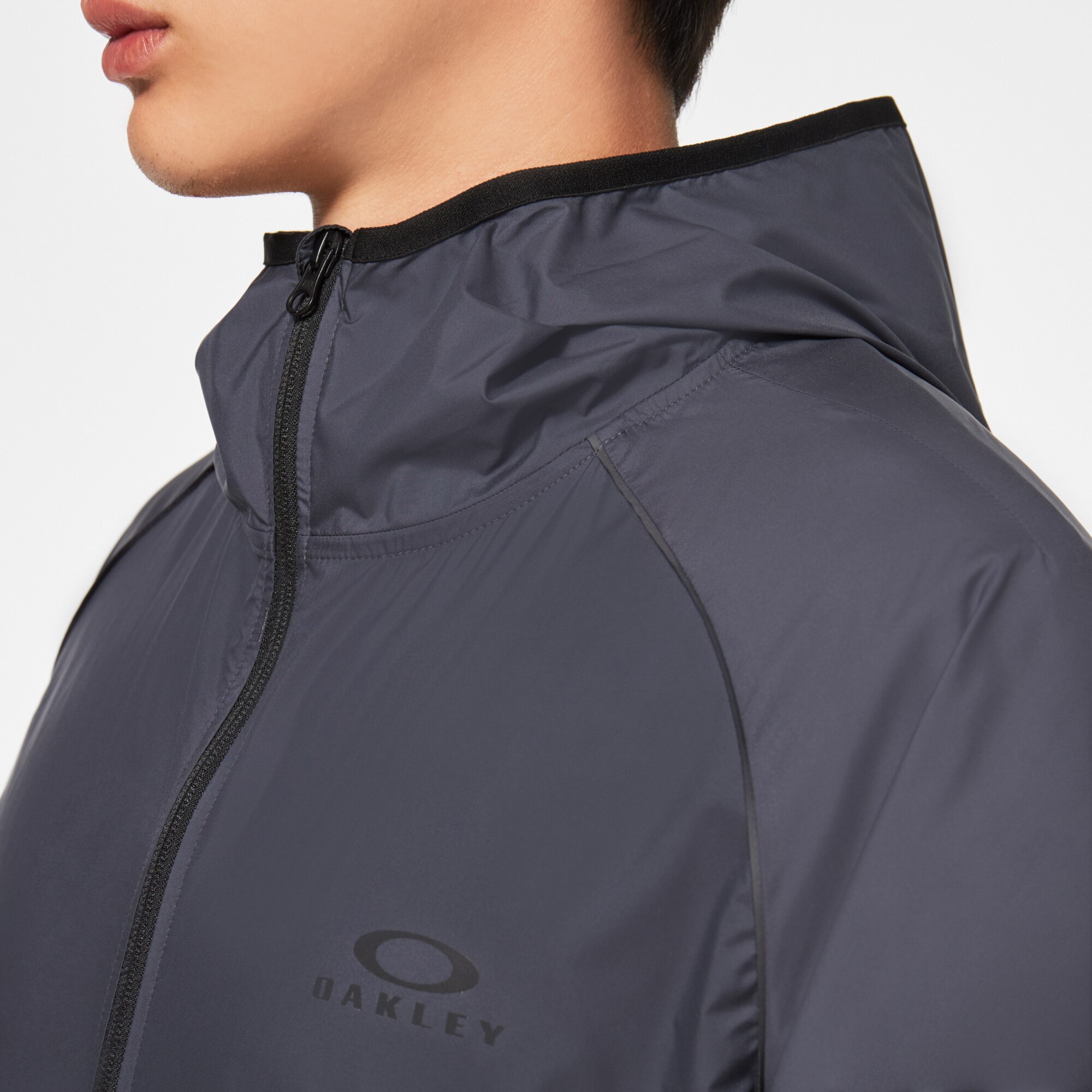 Oakley Turbine Wind Jacket in Blackout | Oakley® US