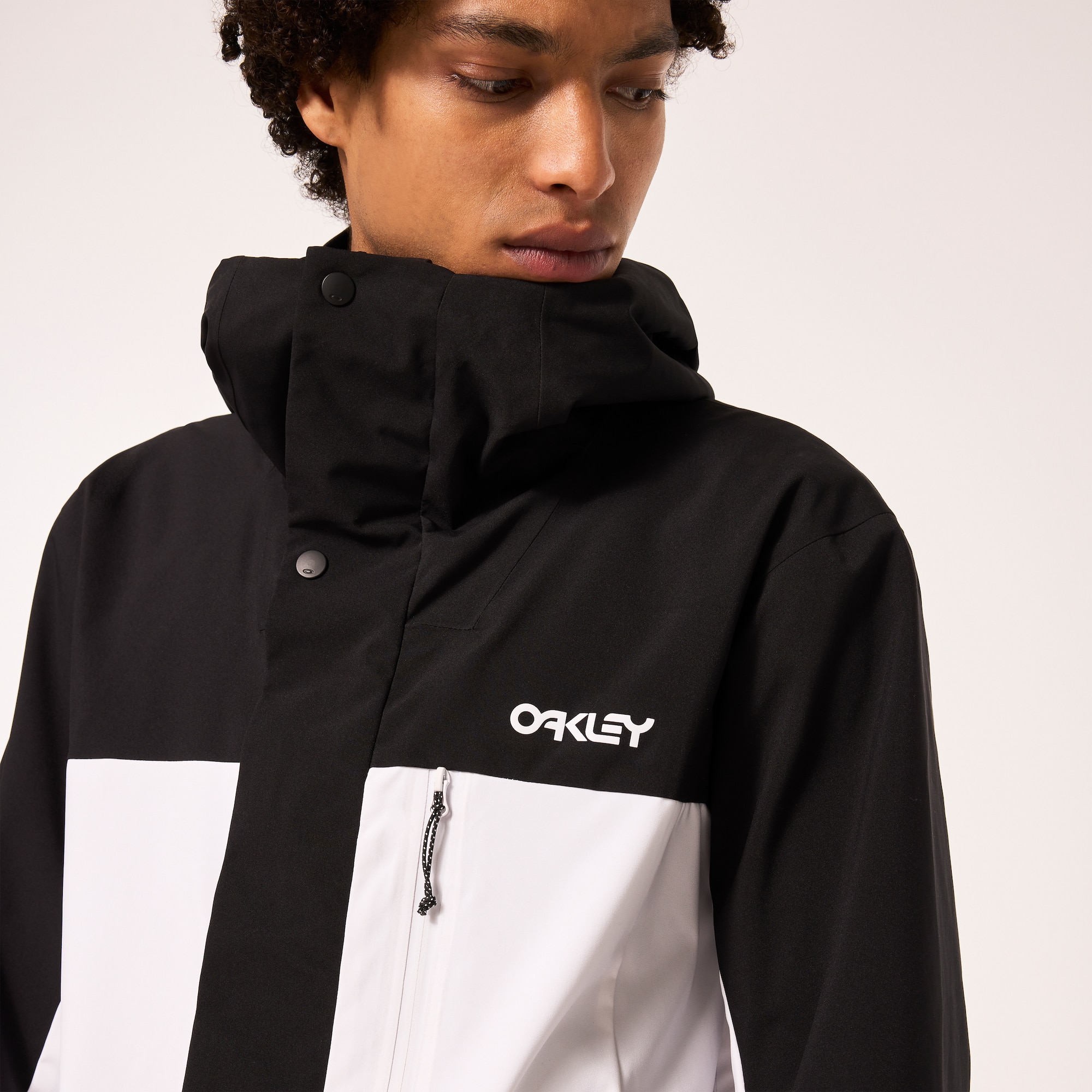 Oakley Tnp Tbt Shell Jacket in White/black | Oakley® US