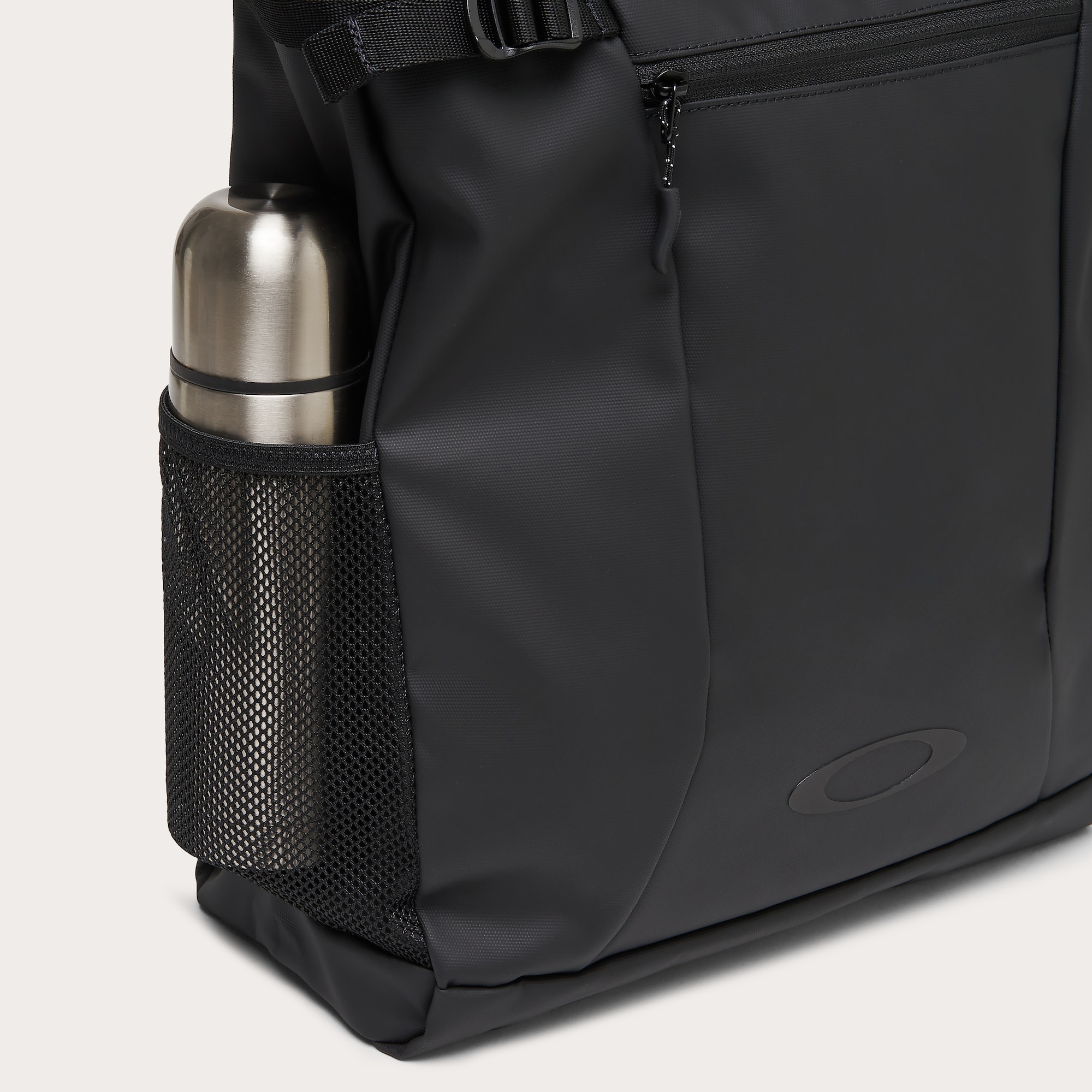 Oakley Endless Adventure Rc Tote Bag - Blackout | Oakley® CA