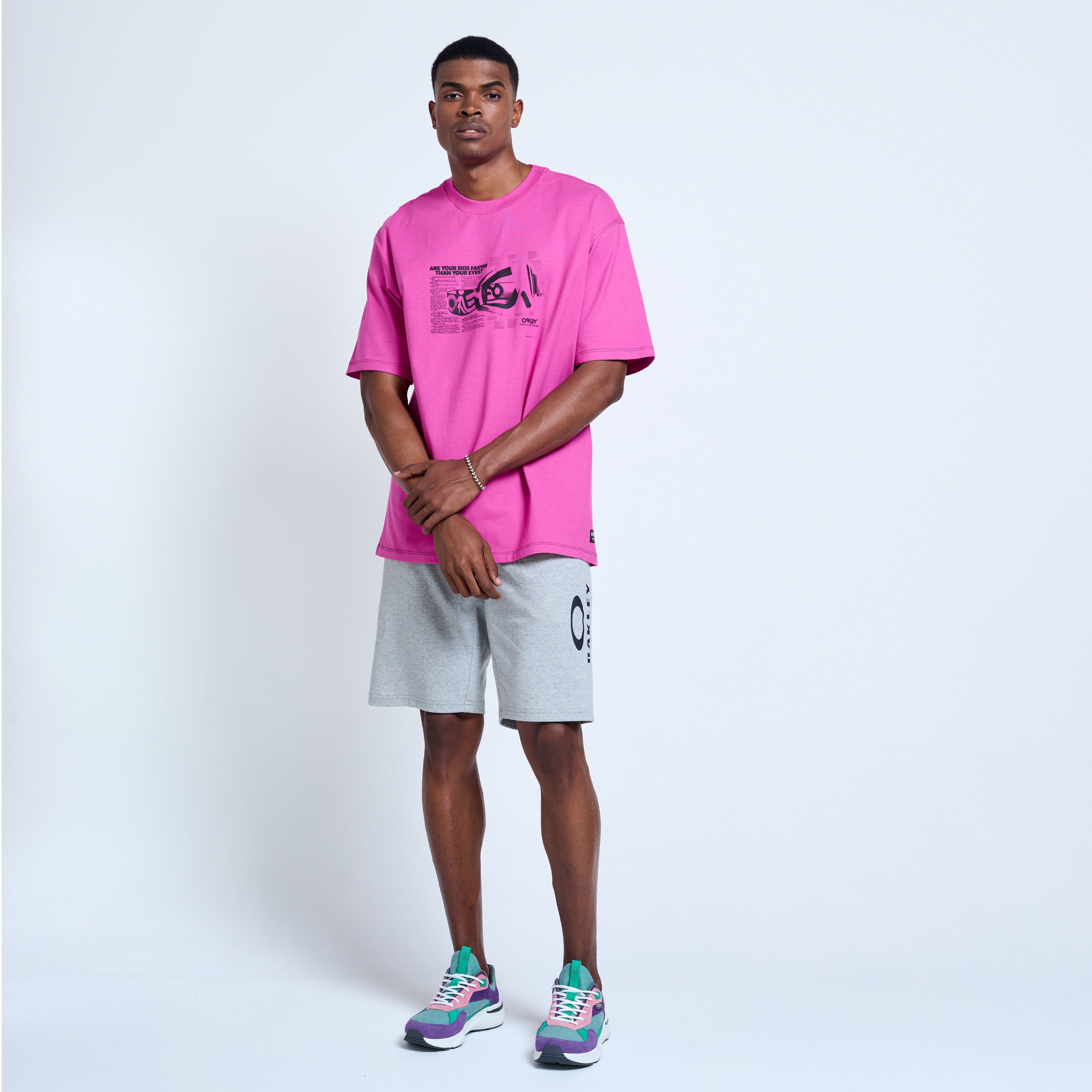 Oakley Heritage Graphic Tee em Raspberry Rose | Oakley® BR