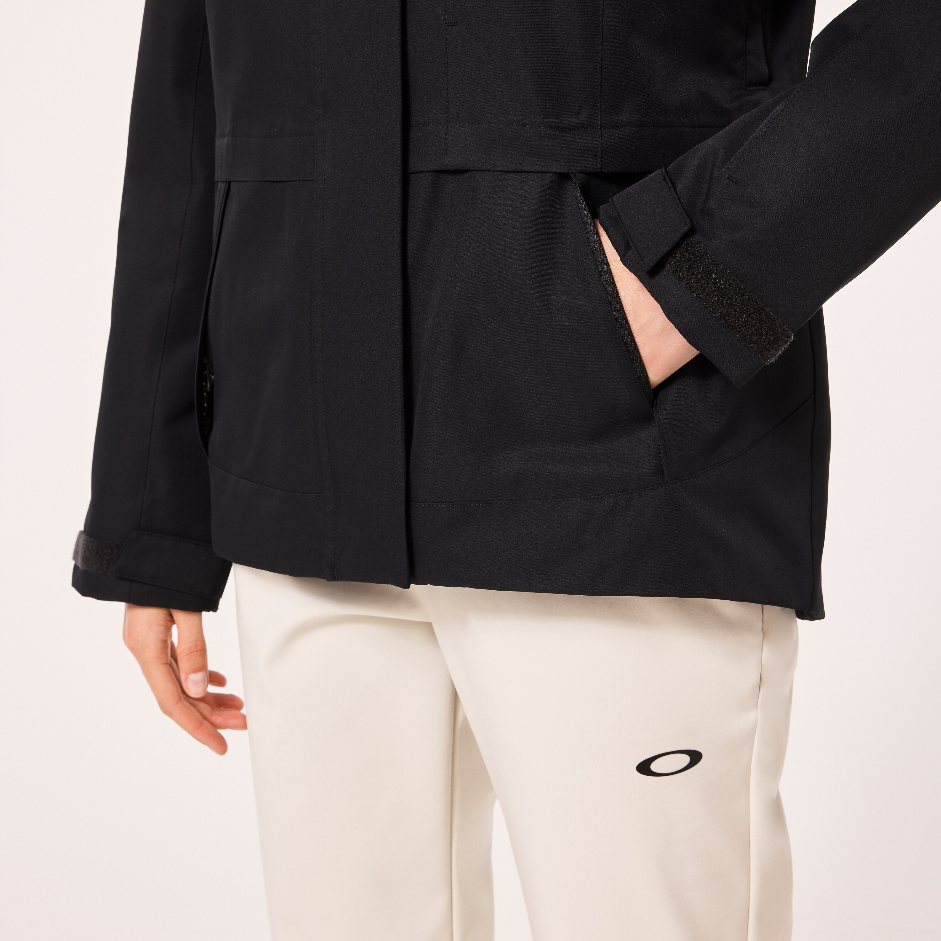 Oakley Wmns Heavenly Rc Jacket in Blackout | Oakley® US