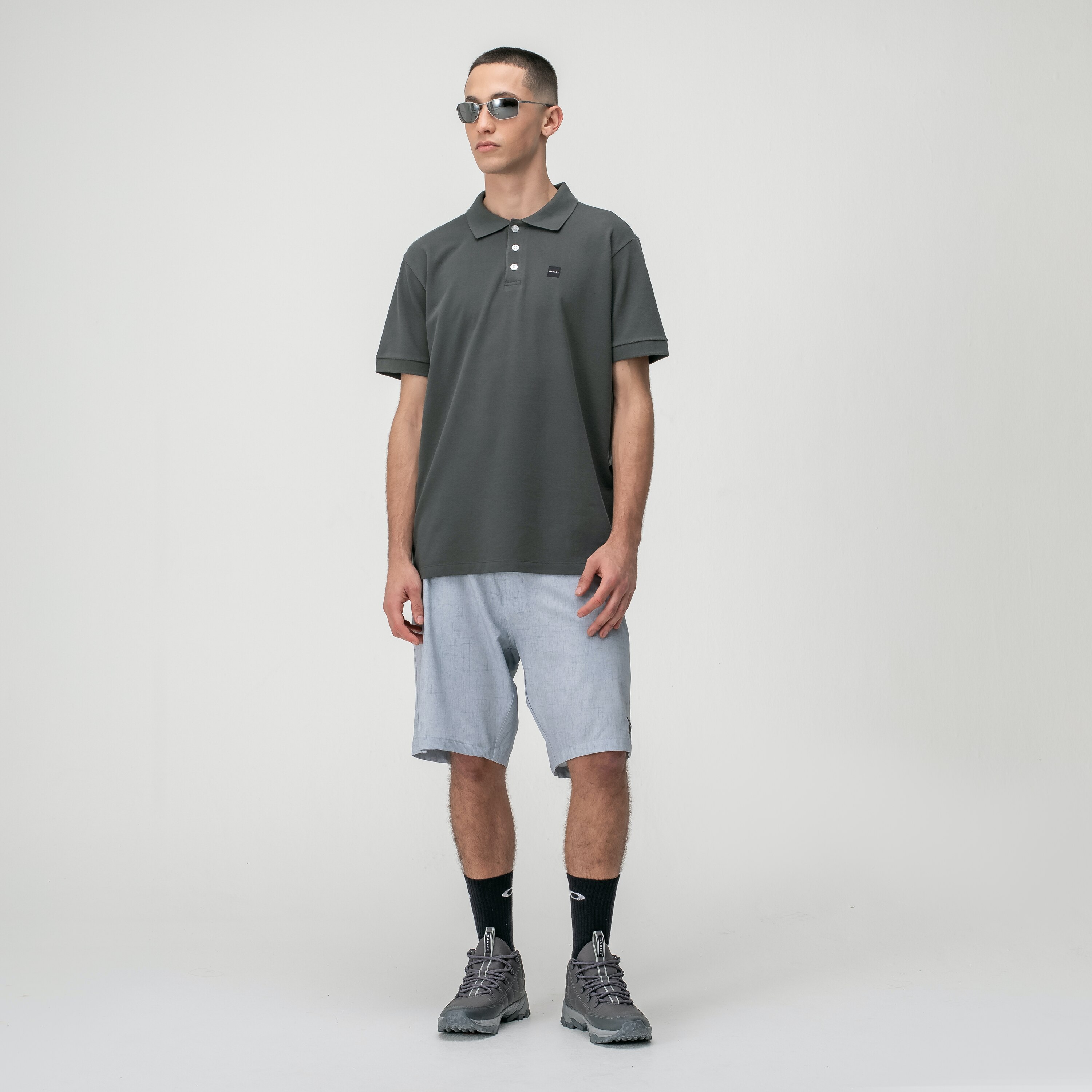 Oakley Bermuda Oakley Hybrid - Stone Gray | Oakley® BR