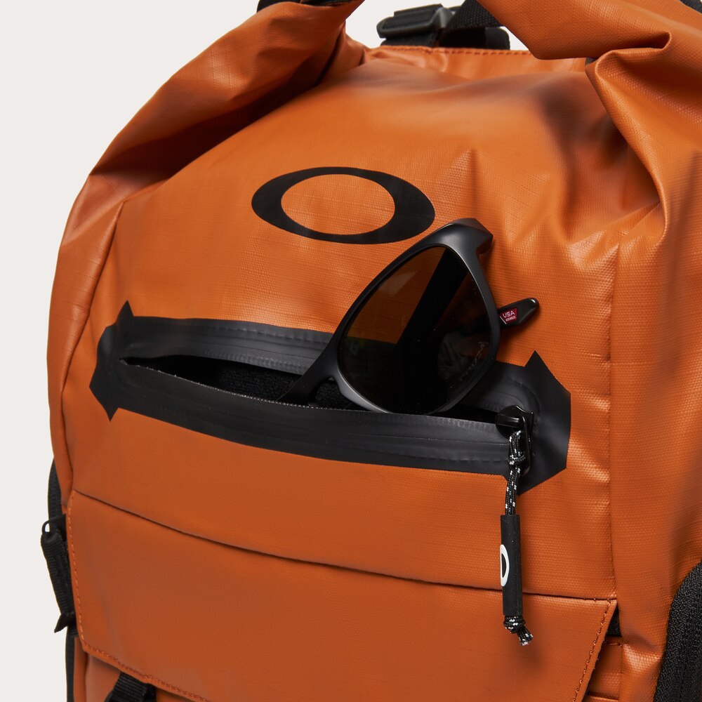 Oakley Road Trip Terrain 25L Rc Pack - Ginger | Oakley® US