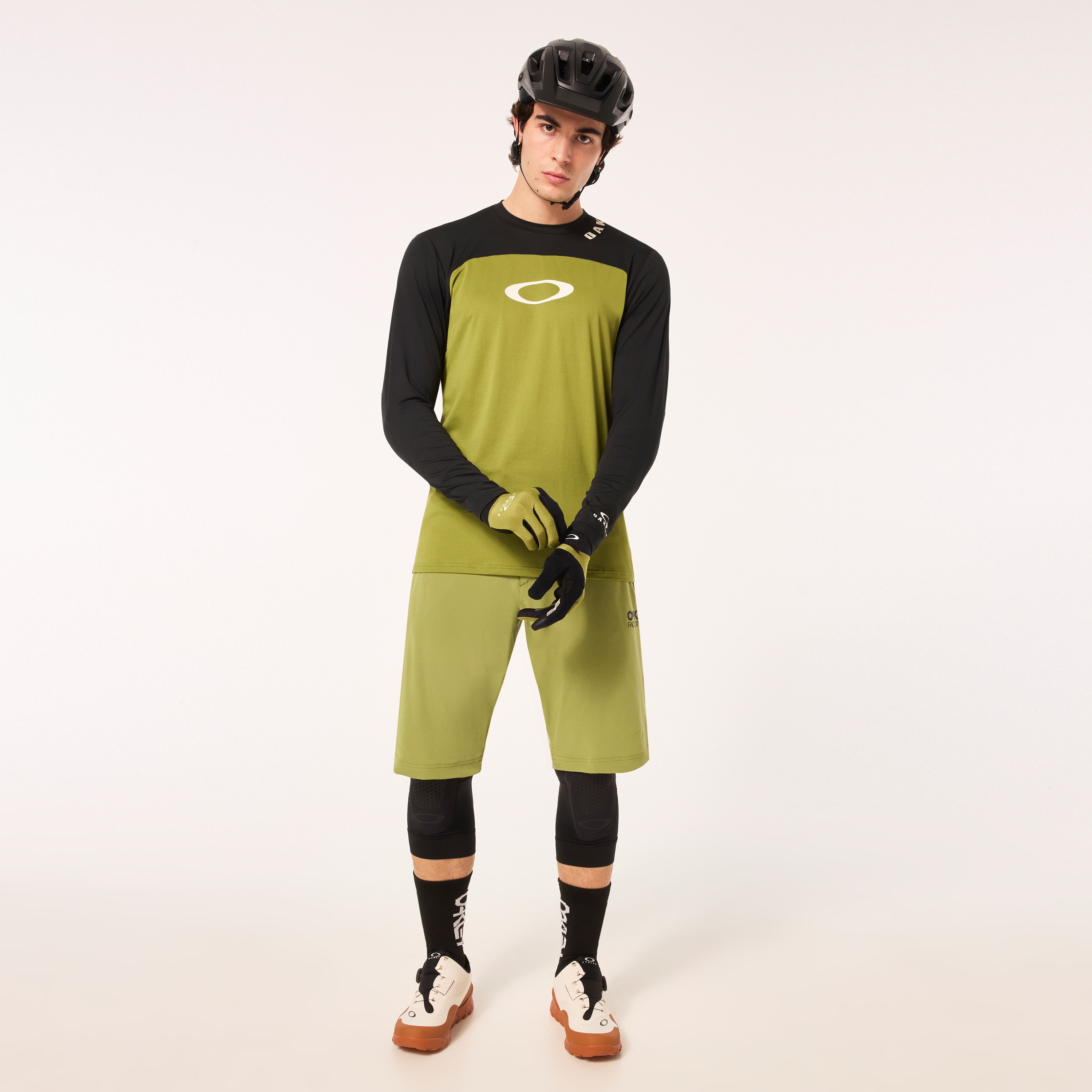 Oakley Factory Pilot Lite Short I - Fern | Oakley® US