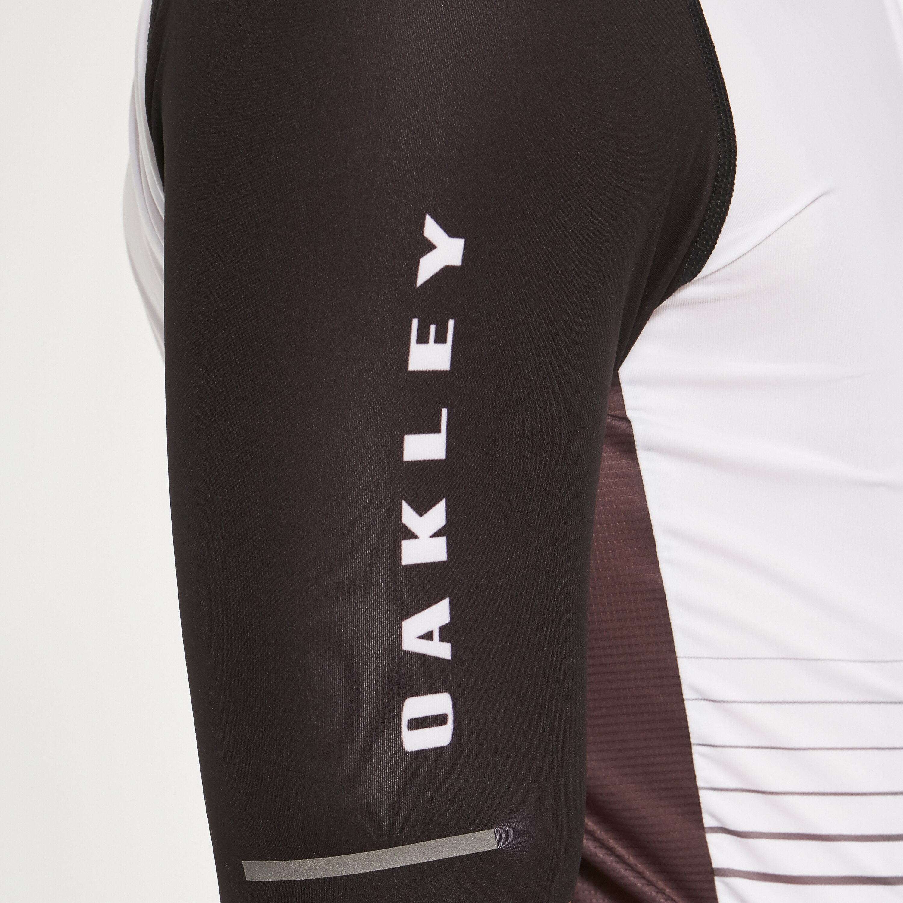 Oakley Sublimated Icon Jersey 2.0 - White/Forged Iron Stripe | Oakley® EU