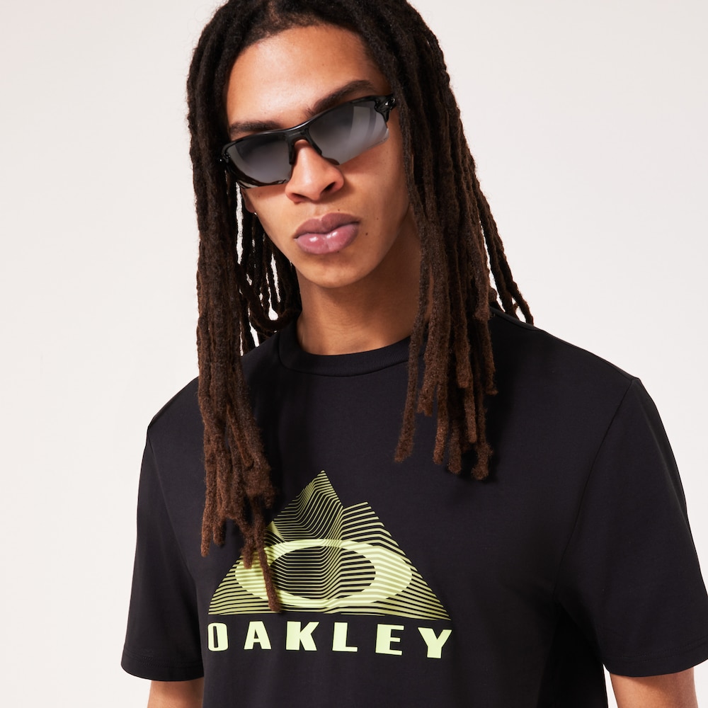Oakley Lined Mountain Bark Tee - Blackout | Oakley® US