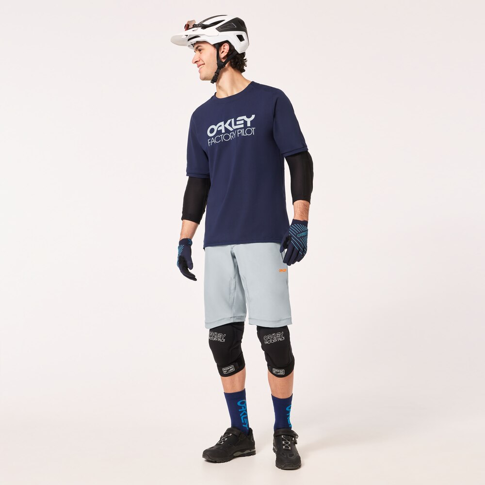 Oakley Elements Short - Lunar Rock | Oakley® 日本