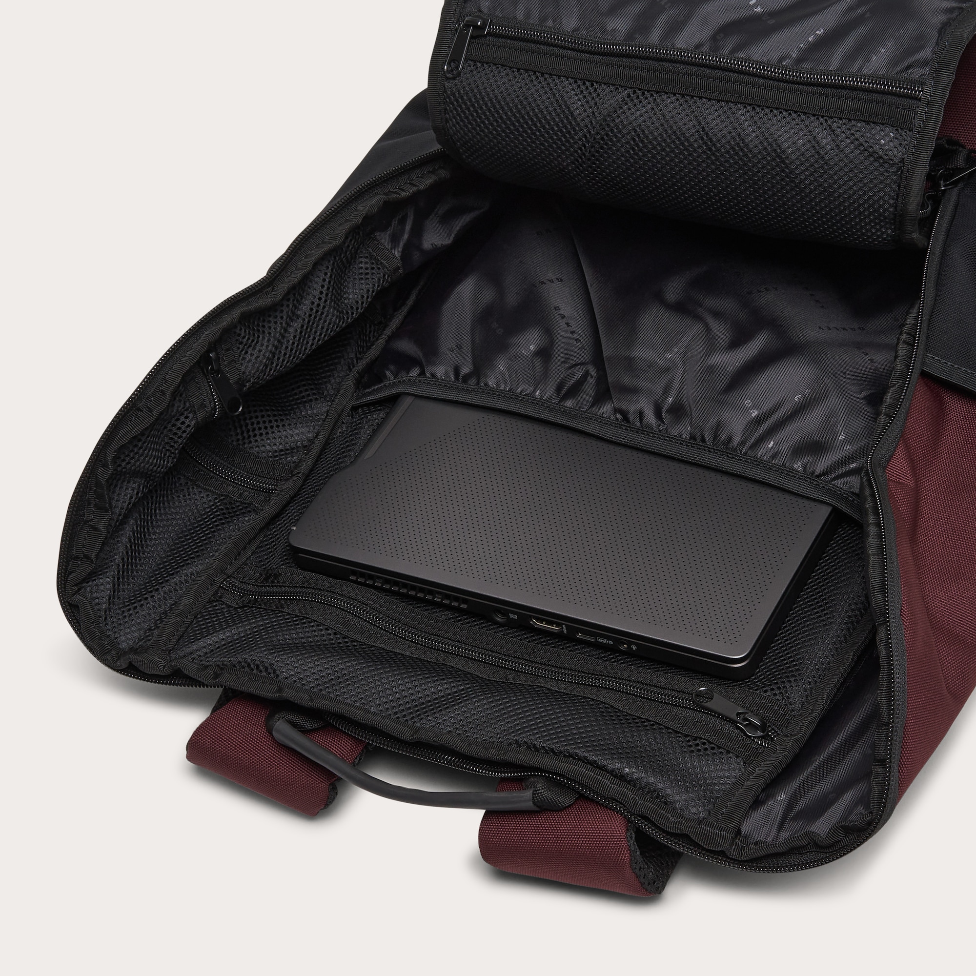 Oakley Urban Path Rc 25L Backpack - Grenache | Oakley® US