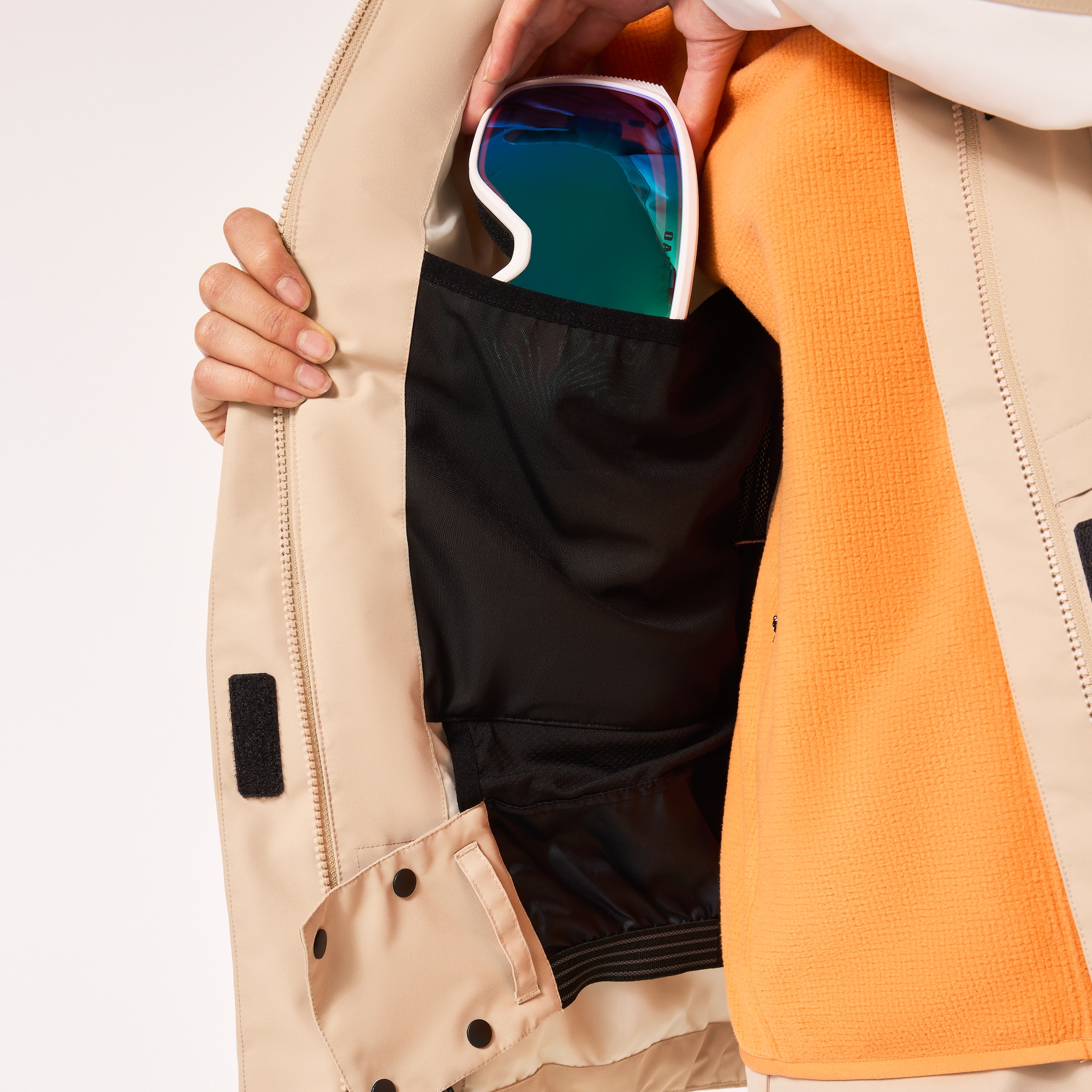 Oakley Wmns Heavenly Rc Jacket - Humus/Arctic White | Oakley® US