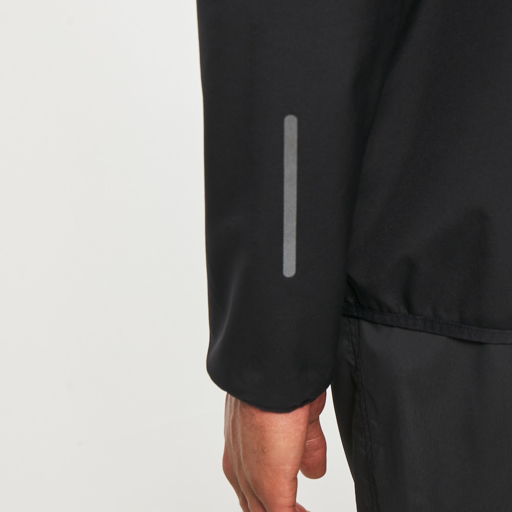 Oakley Fast Track Light Jacket in Blackout | Oakley® US