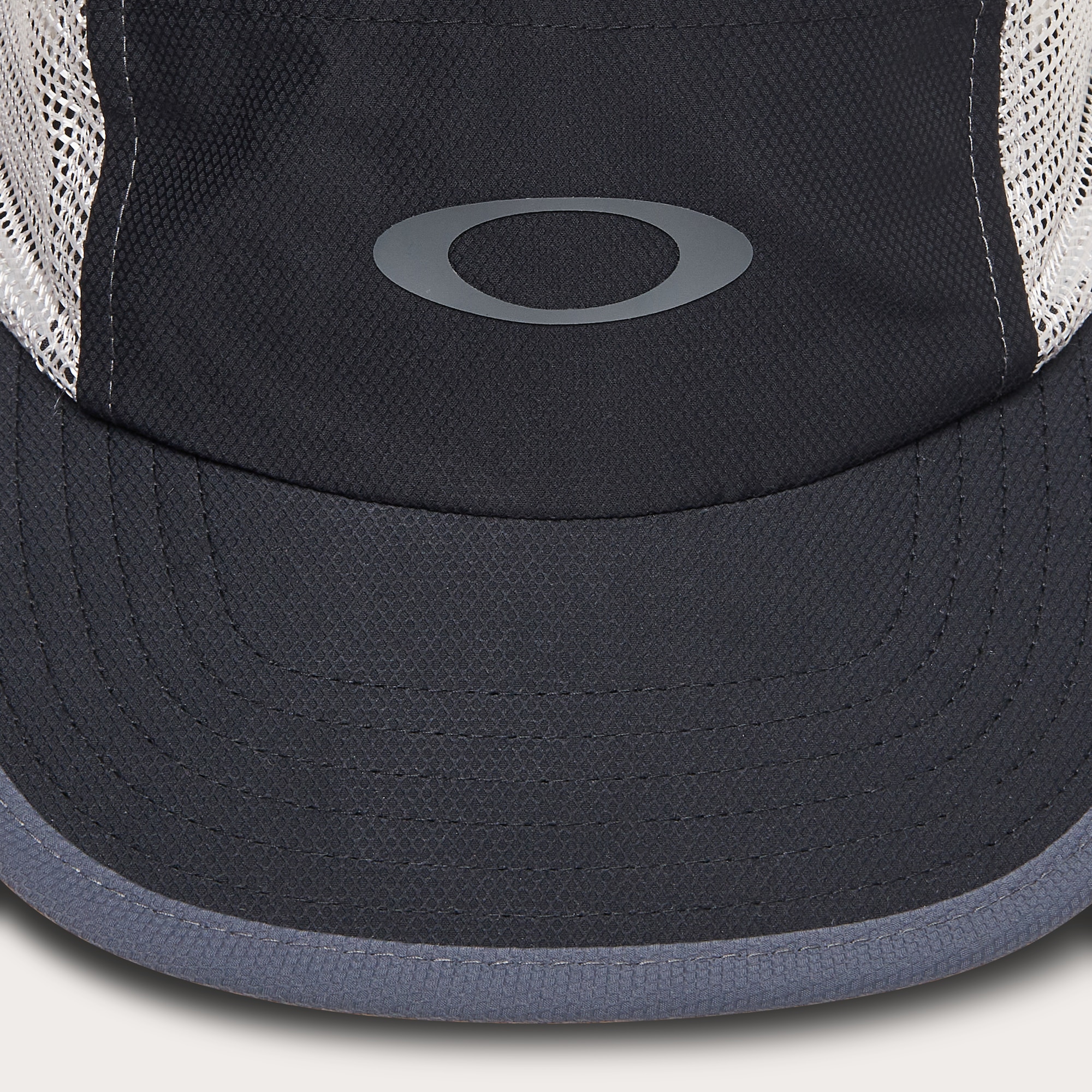 Oakley Latitude Arc Cap - Blackout | Oakley® US