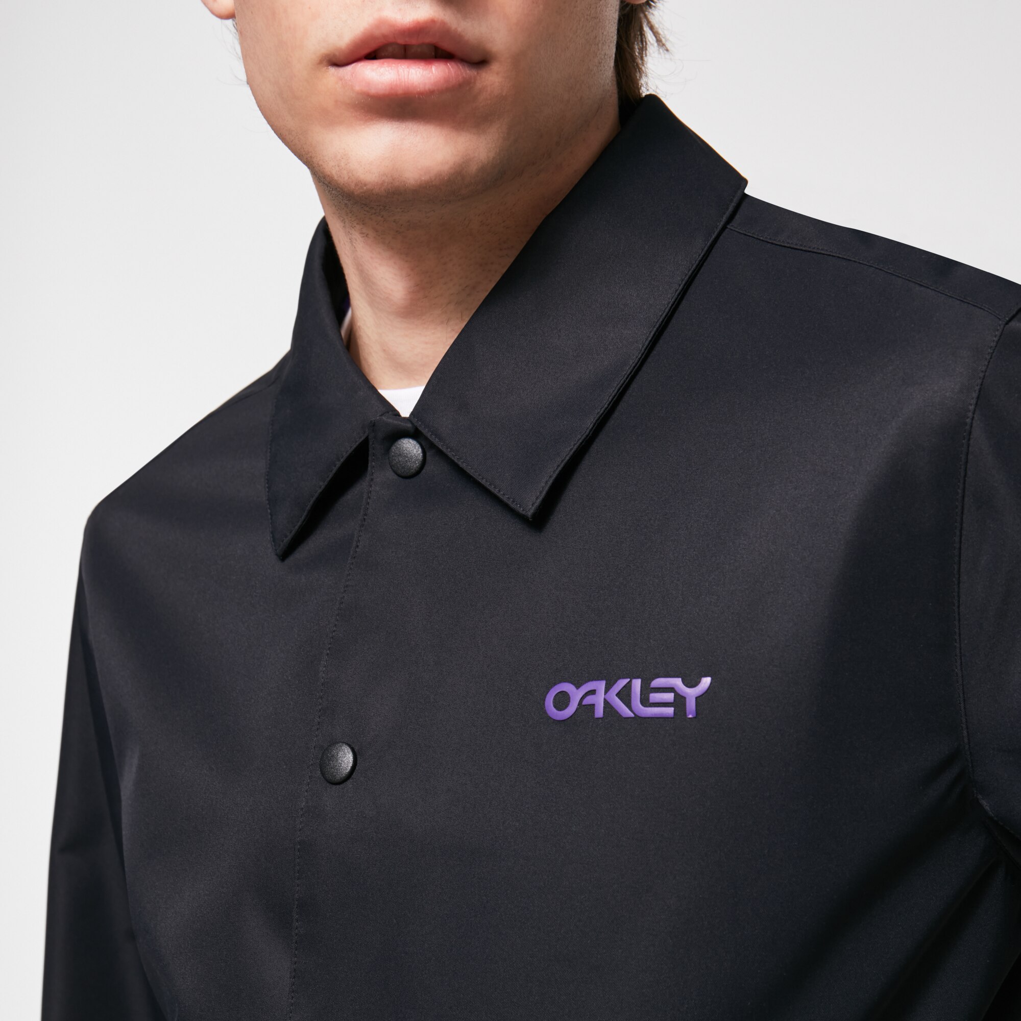 Oakley Coaches Tech Jacket in Blackout | Oakley® US