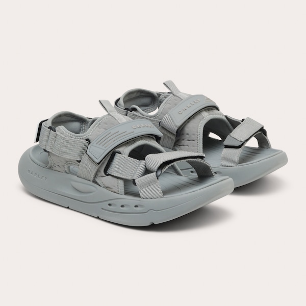 Shop Oakley Flip Flops & Sandals | Oakley® US