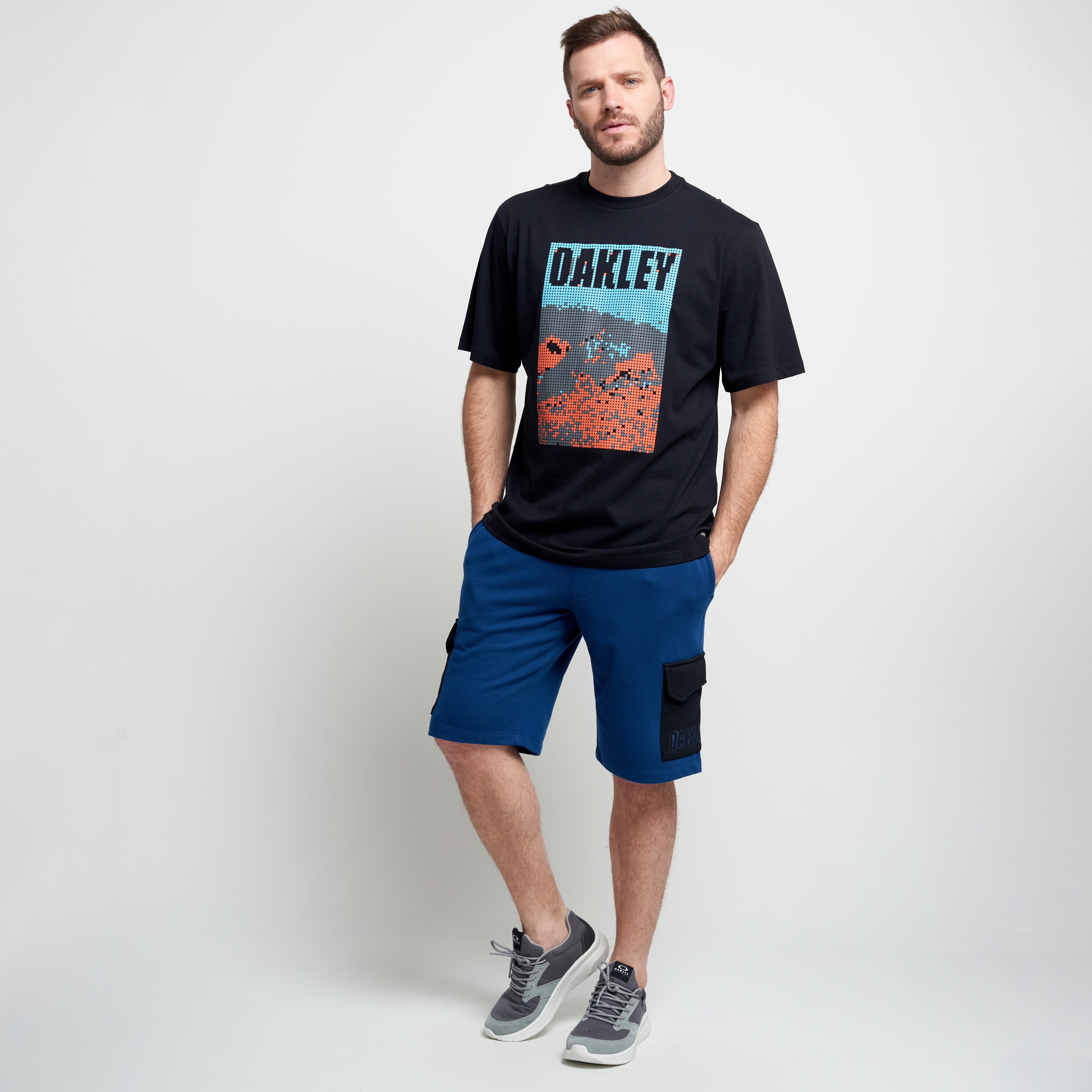 Oakley Vintage Outdoor Graphic Tee - Blackout | Oakley® BR