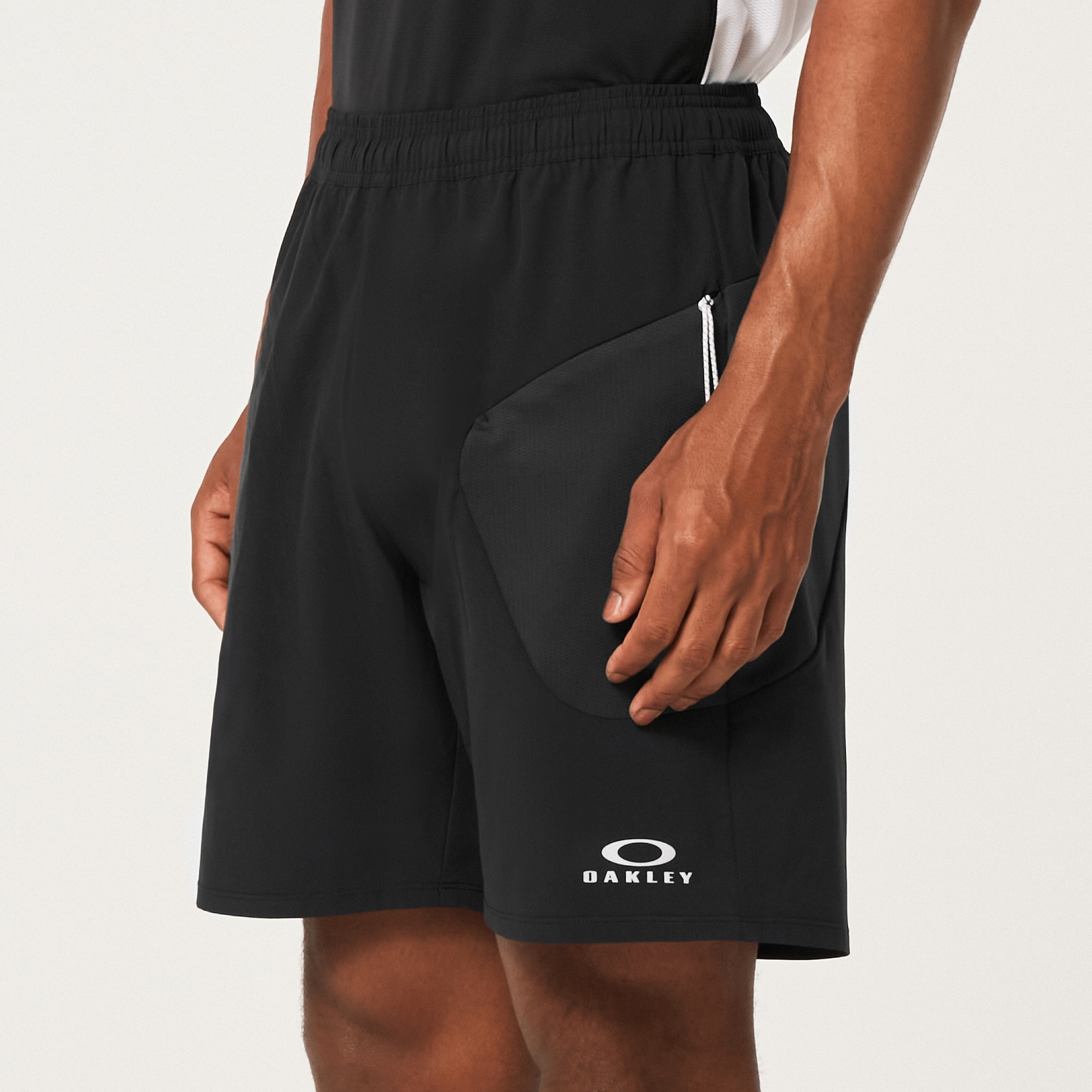 Oakley Pursuit Shorts 8 - Blackout | Oakley® US