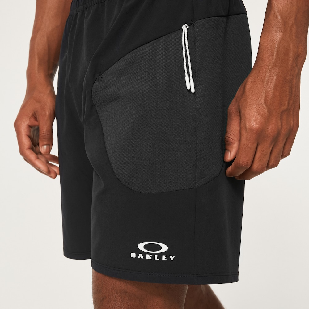 Oakley Pursuit Shorts 8 - Blackout | Oakley® US