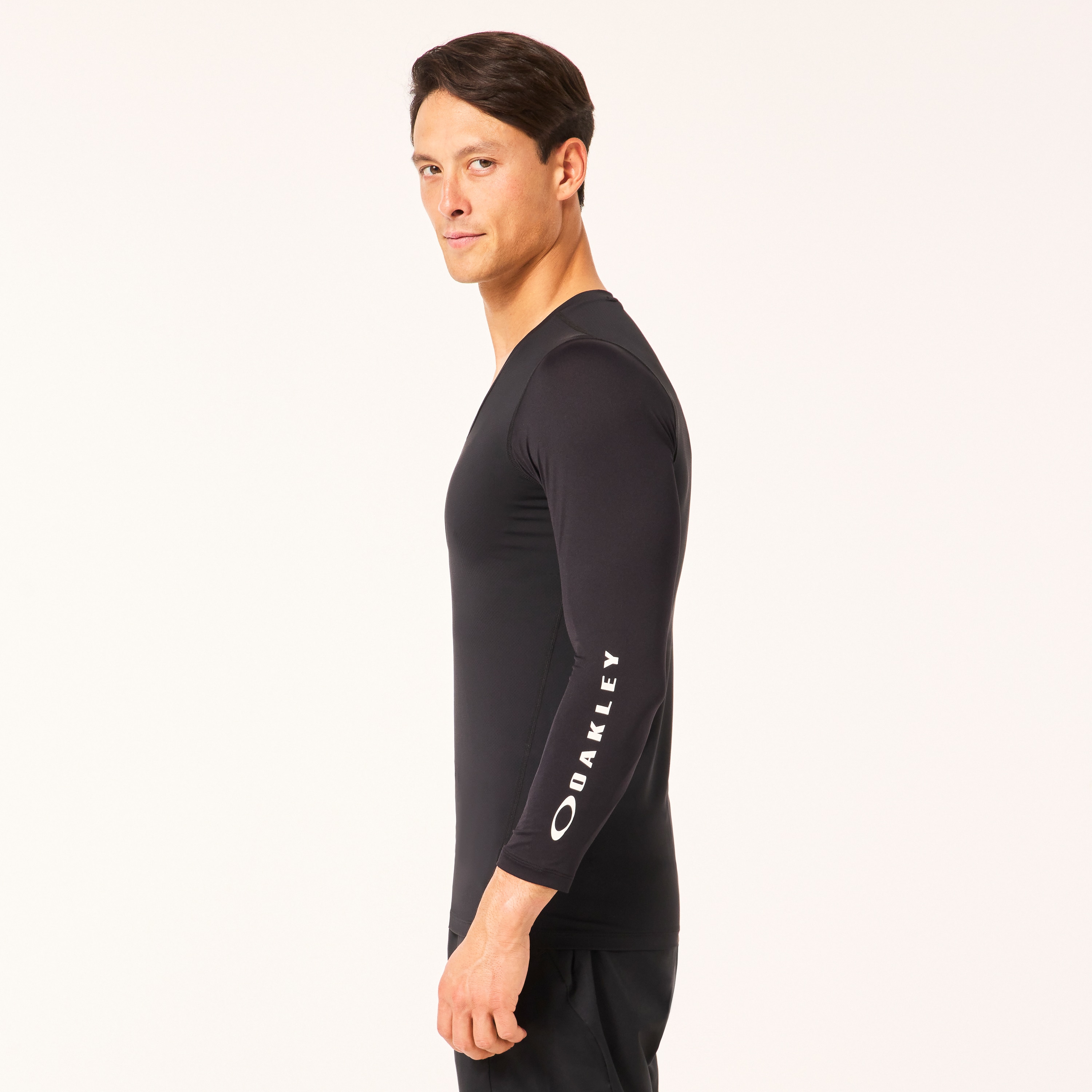 Oakley Oakley Base Layer V Neck 4.0 - Blackout | Oakley® 日本