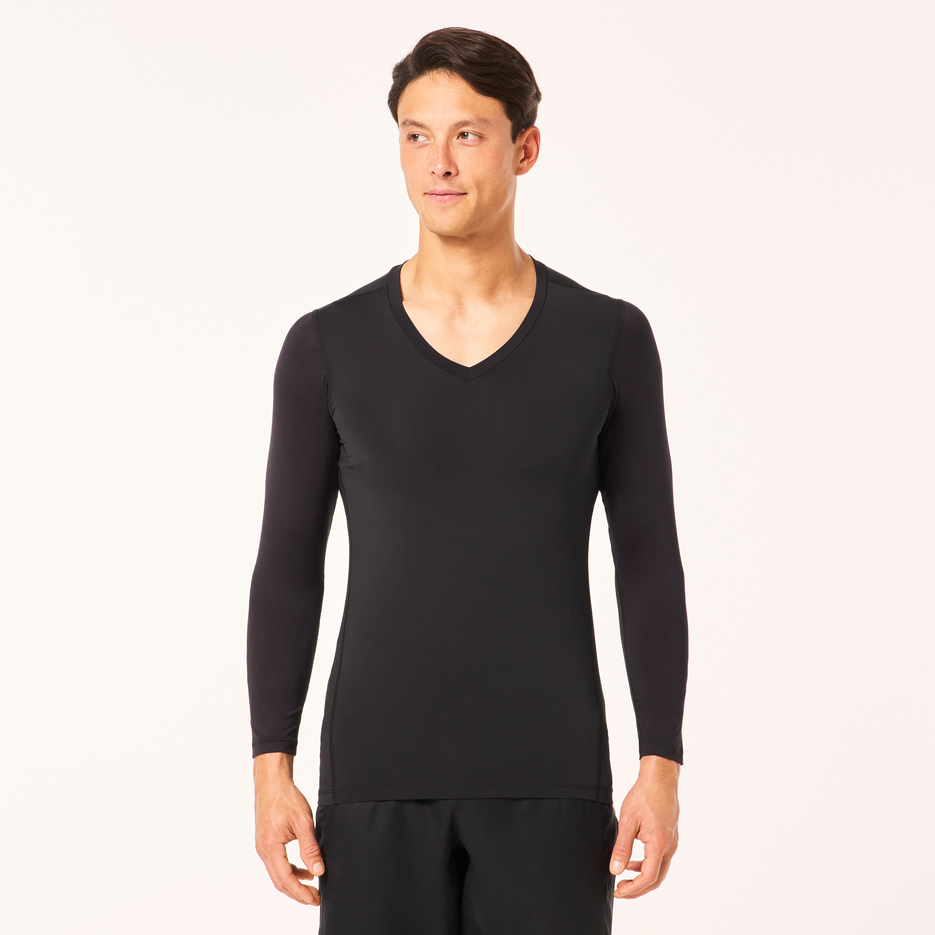 オークリー Base Layer V Neck 4.0 Blackout | オークリー公式ストア 日本