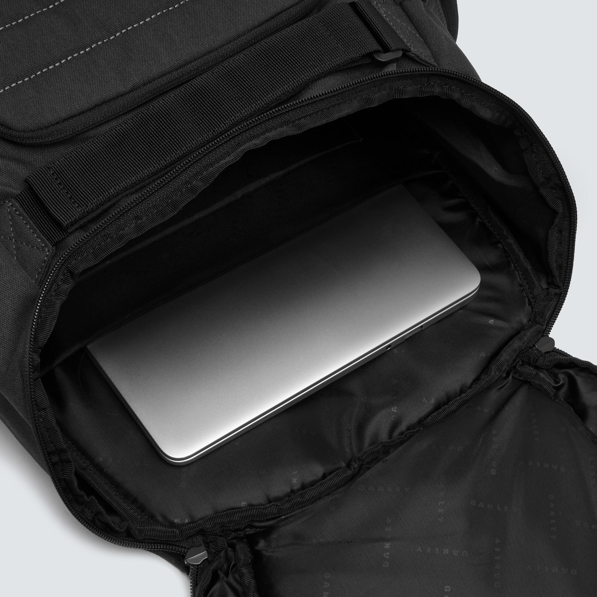 Oakley Enduro 3.0 Big Backpack - Blackout | Oakley® US