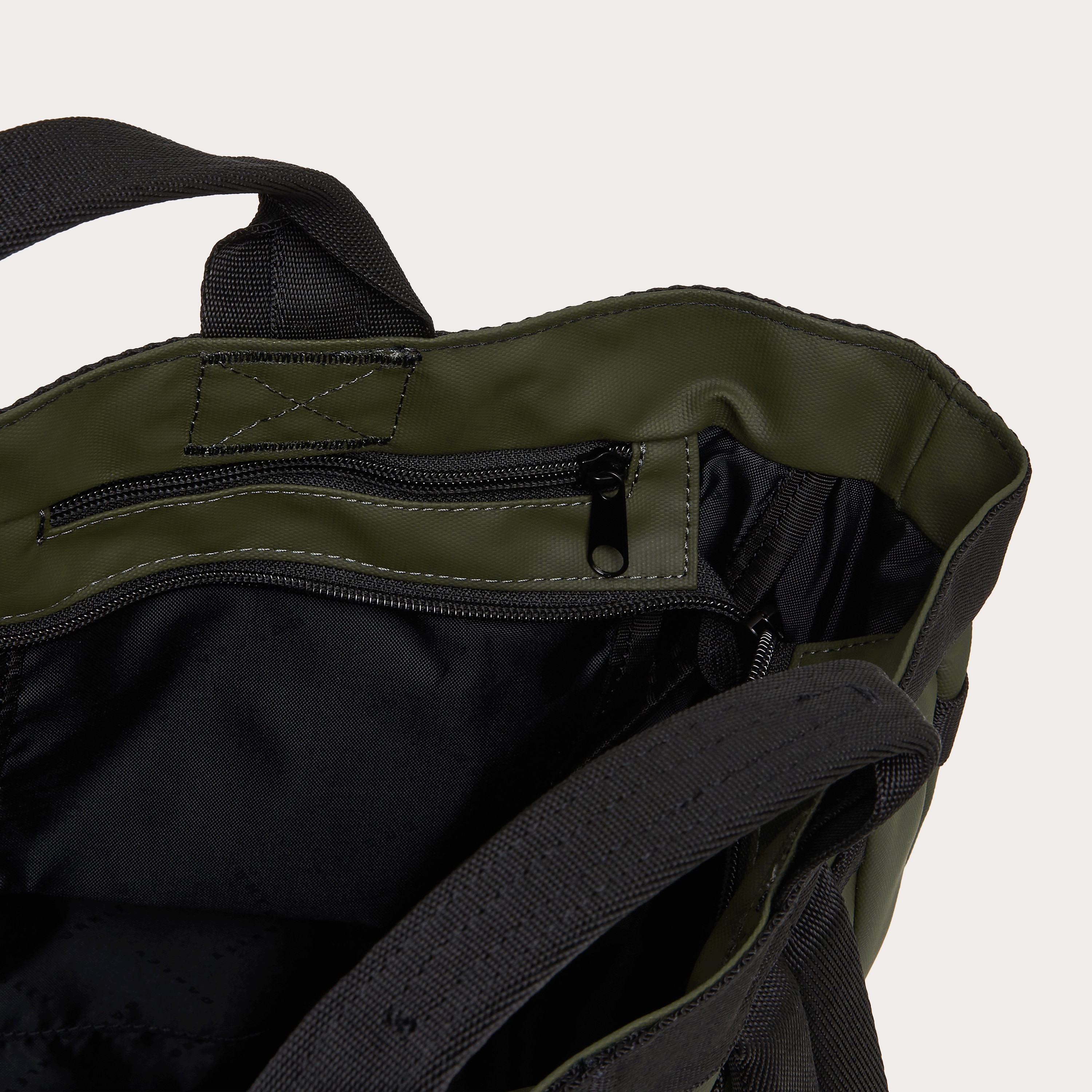 Oakley Endless Adventure Rc Tote Bag - New Dark Brush | Oakley® CA
