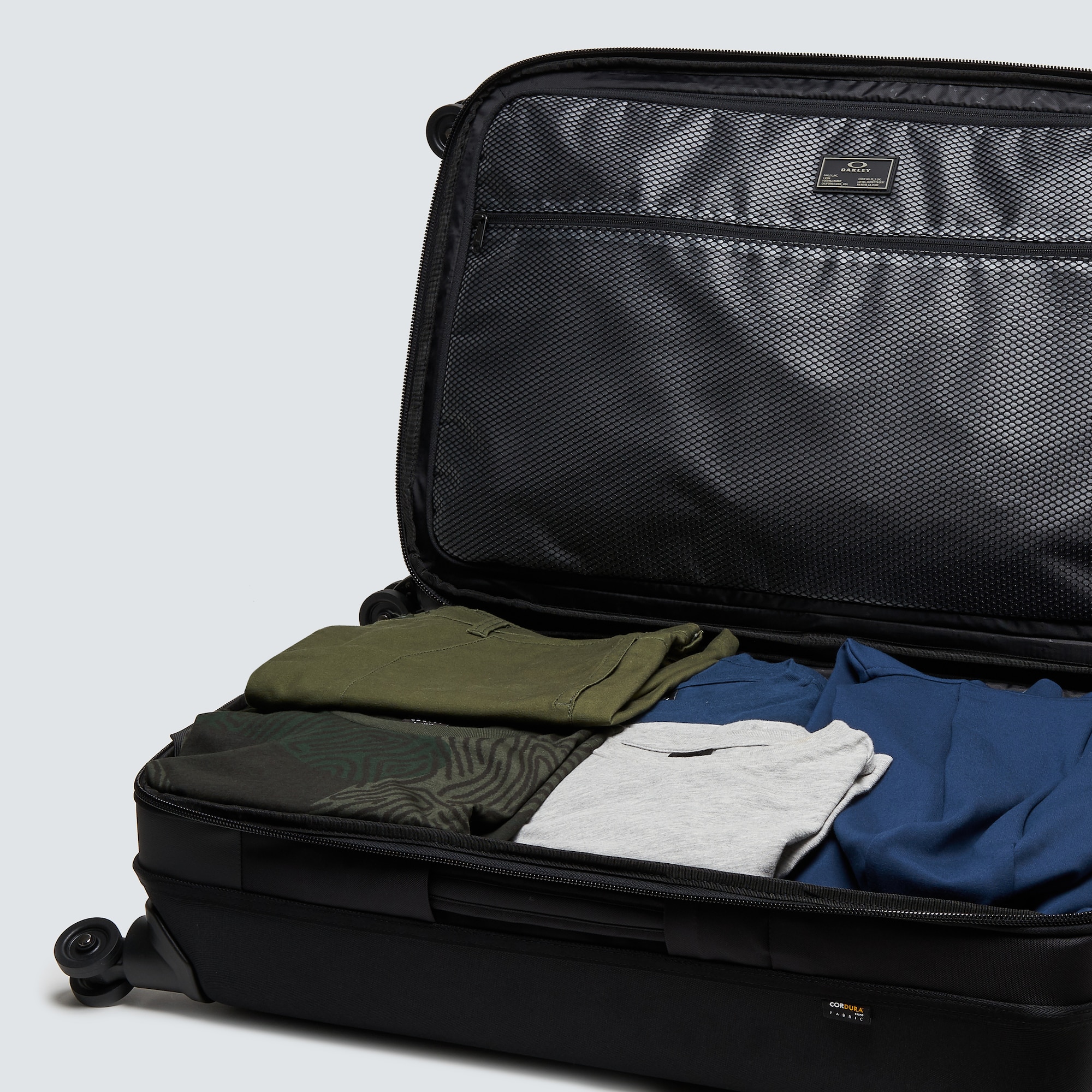 Oakley Icon Medium Trolley 4 W - Blackout | Oakley® US