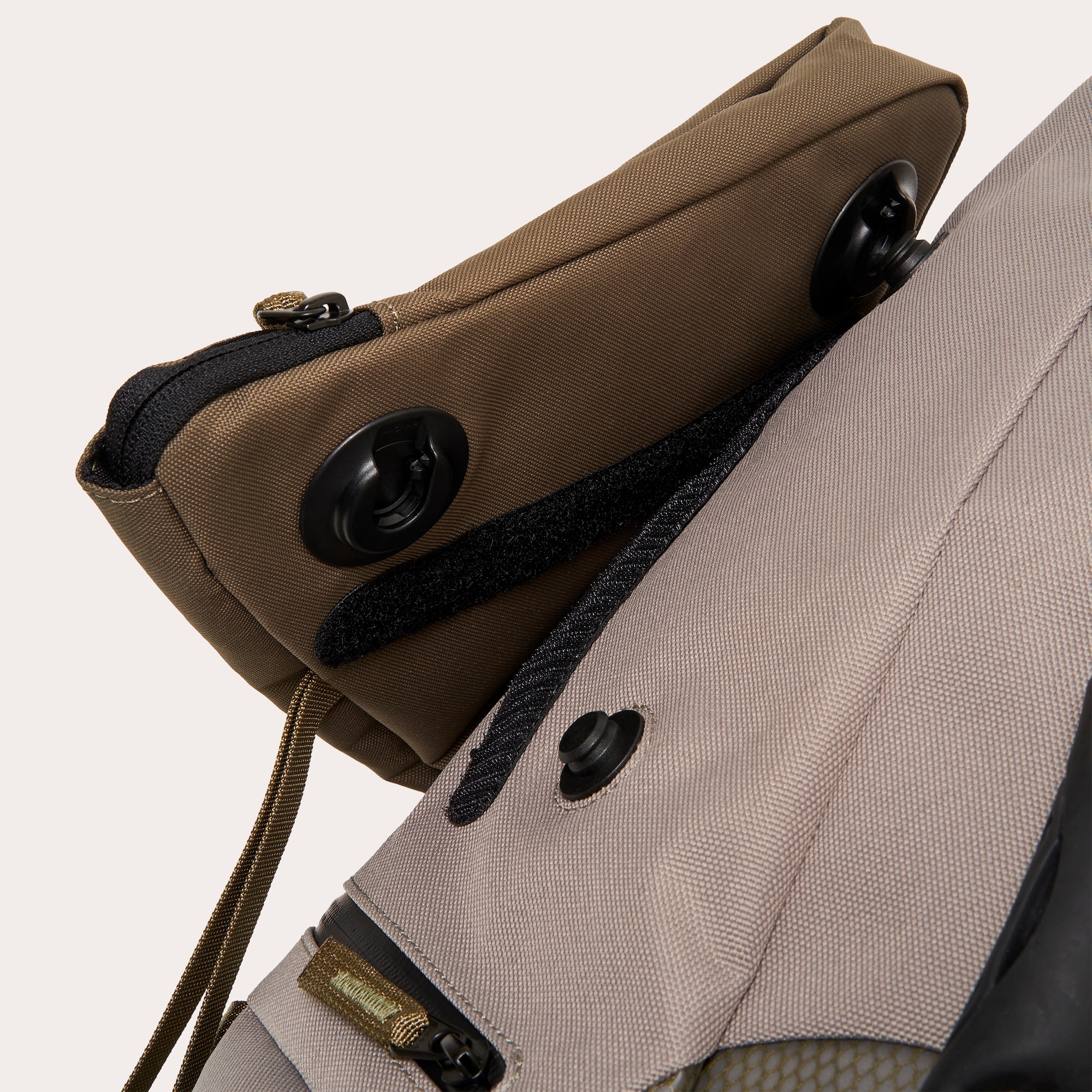 Oakley Latitude Flex Pack - Boulder Green | Oakley® US