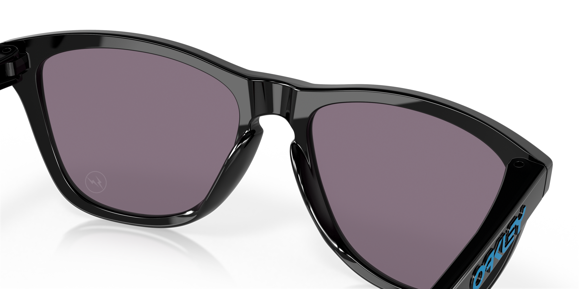 オークリー X FRAGMENT - Frogskins™ (Low Bridge Fit)サングラス Polished Blackフレームと ...