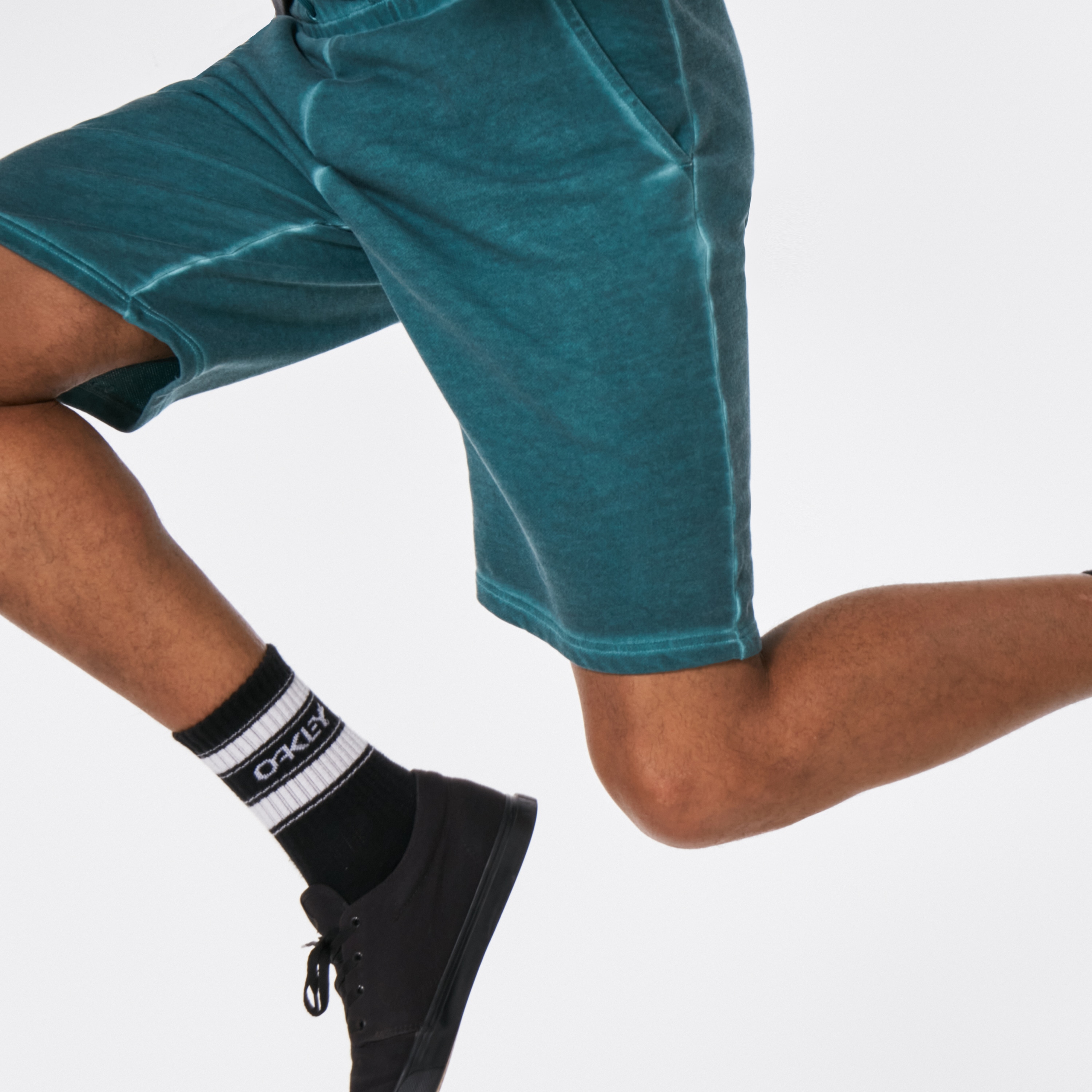Oakley Dye Short in Bayberry | Oakley® US