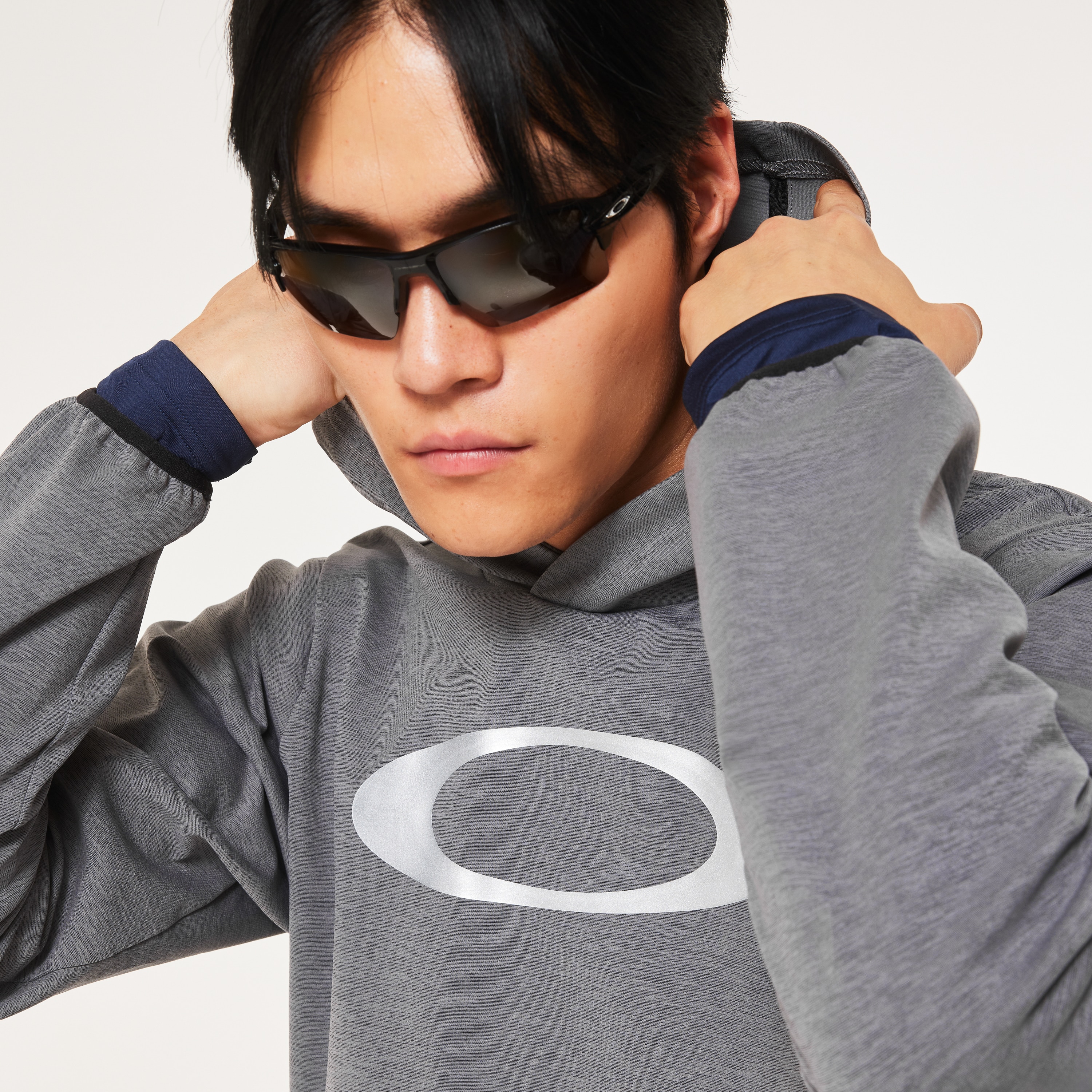 Oakley Striking Sync Pack Fleece Hoodie 8.0 - Dark Grey Hthr | Oakley® 日本