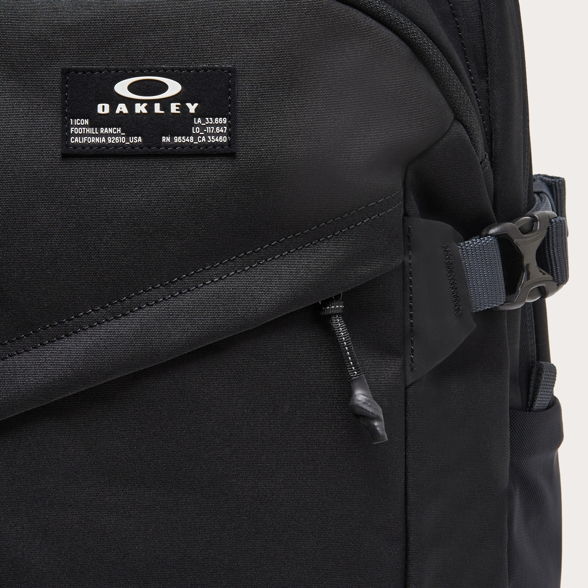 Oakley Essential Backpack M 7.0 Fw - Blackout | Oakley® 日本