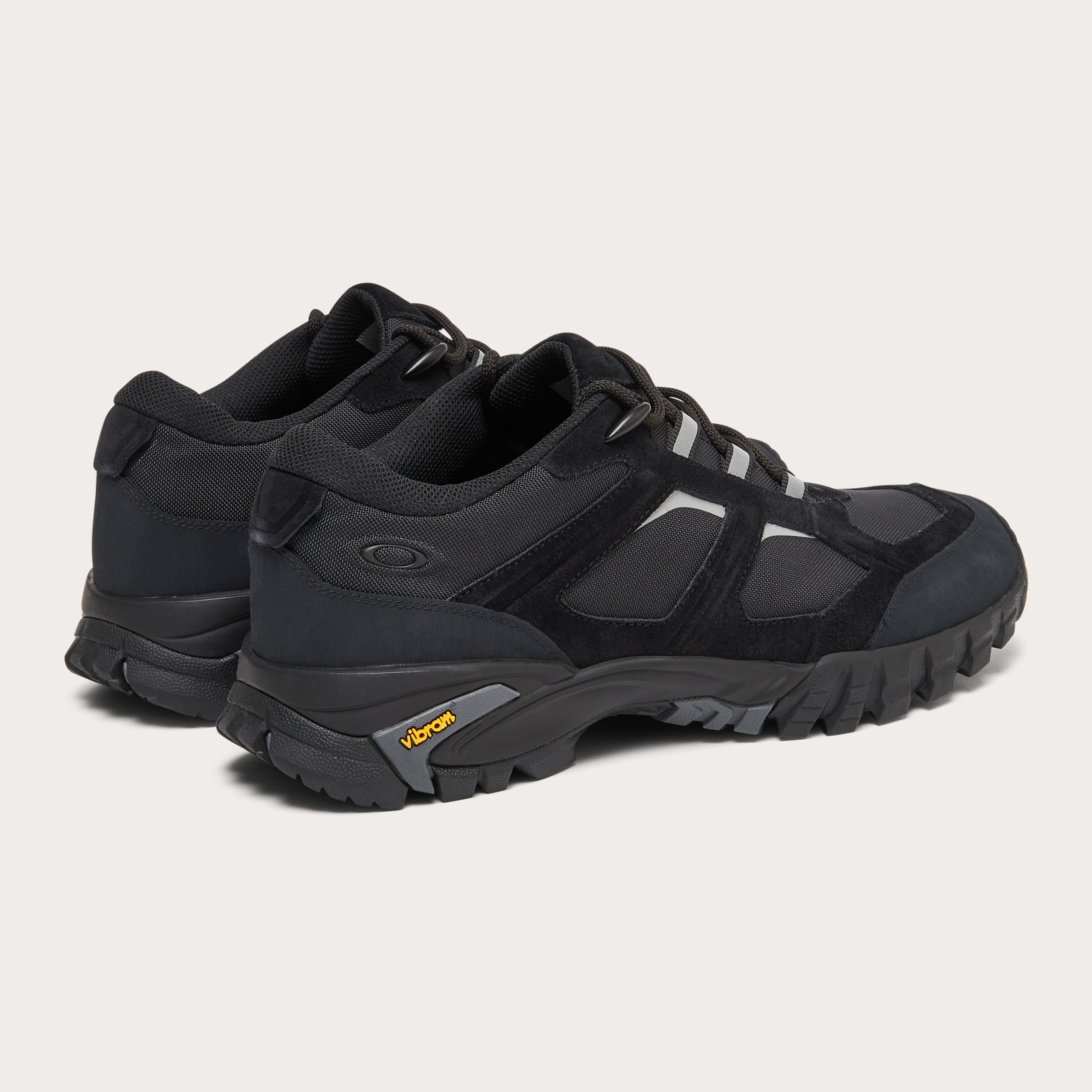 Oakley Sierra Terrain - Blackout - FOF100541-02E | Oakley® 日本
