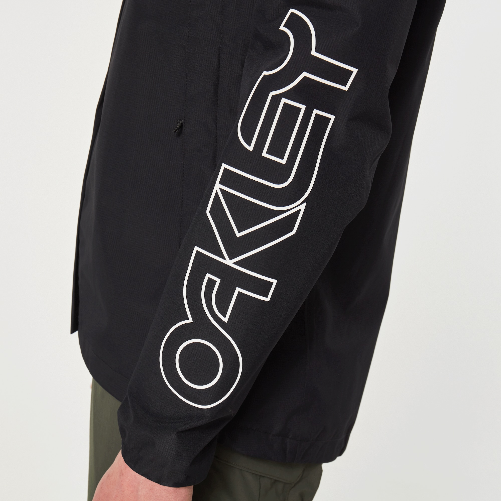 Oakley Elements Shell Jacket - Blackout | Oakley® EU