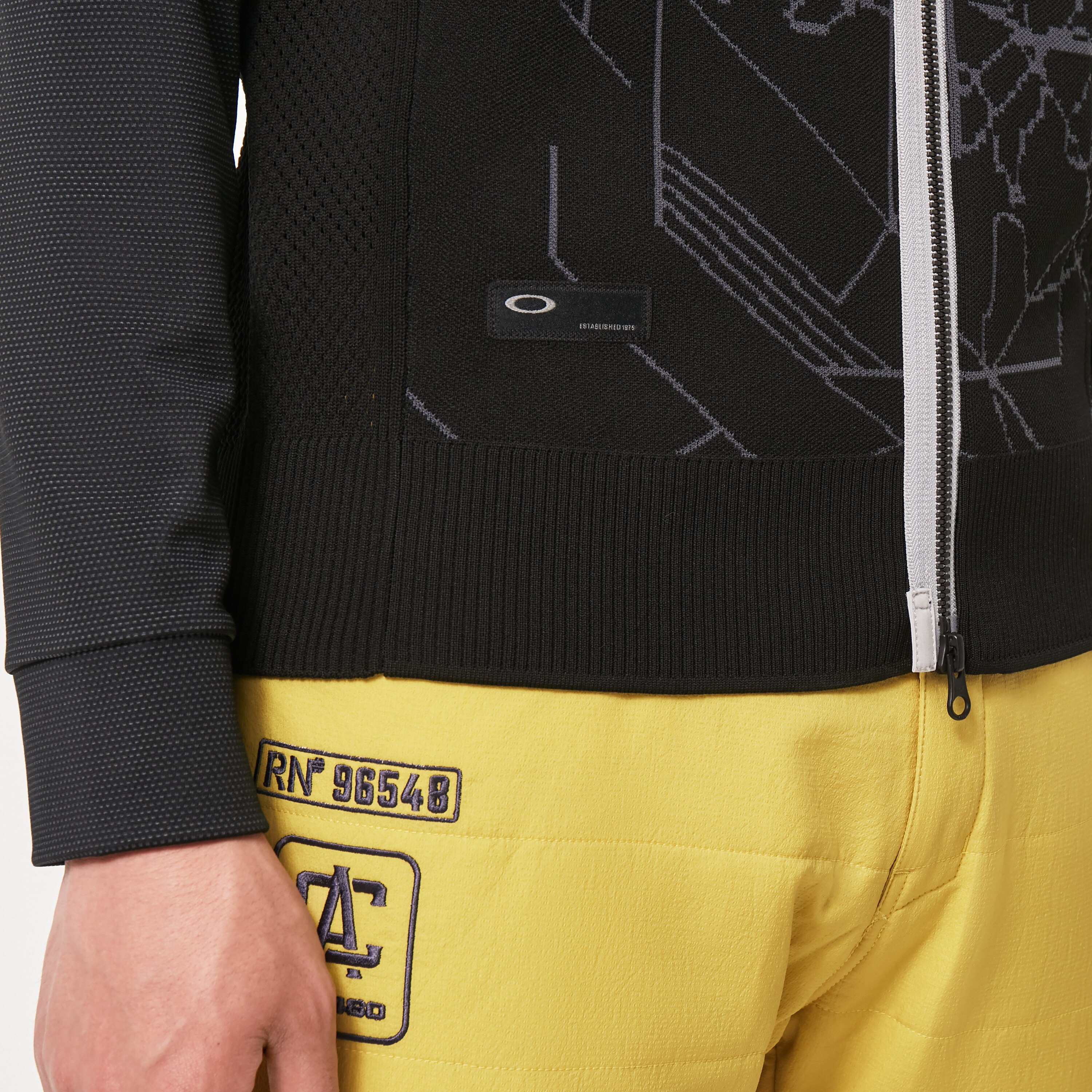 Oakley Skull Vector Sweater Vest - Blackout | Oakley® 日本